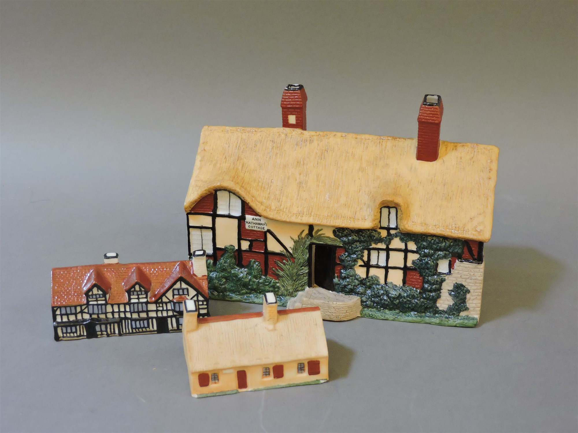 Lot 182 - A Goss model of Ann Hathaway's cottage