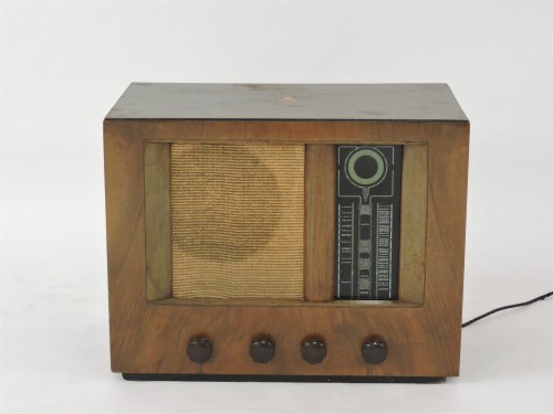 Lot 331 - A 1920s Bush radio