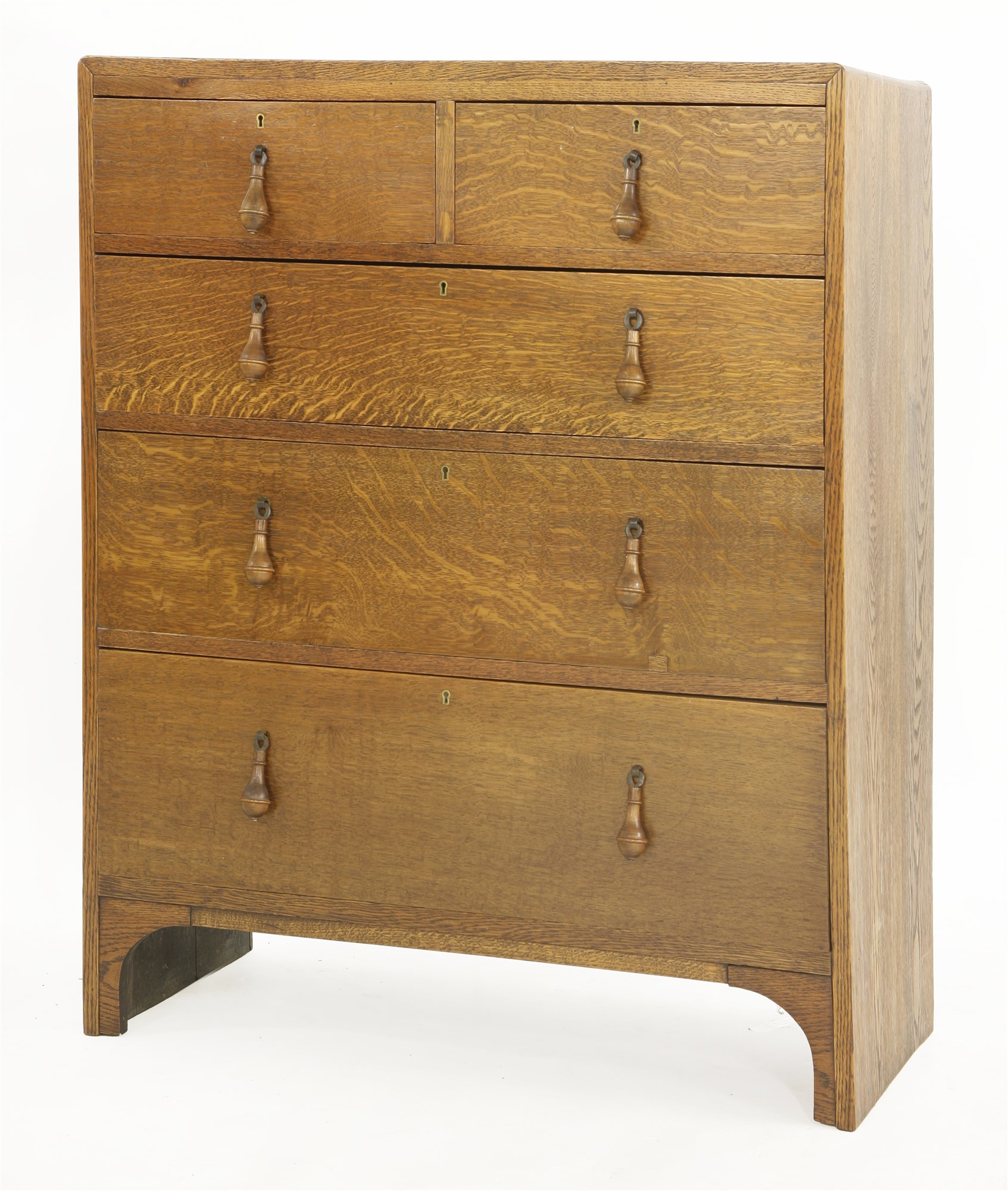 Lot 107 - An oak chest