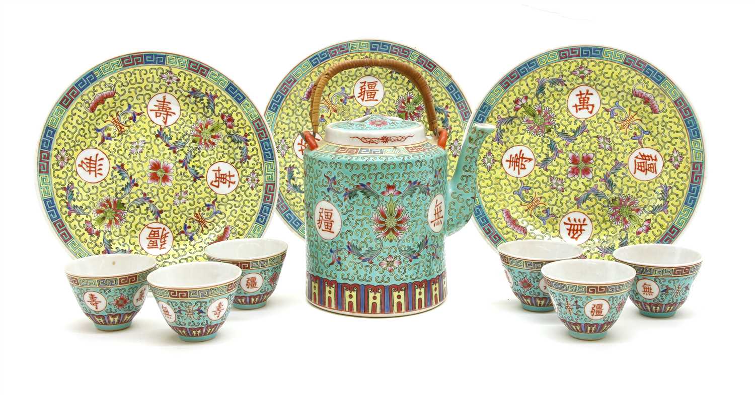 Lot 271 - A Chinese porcelain tea set,
