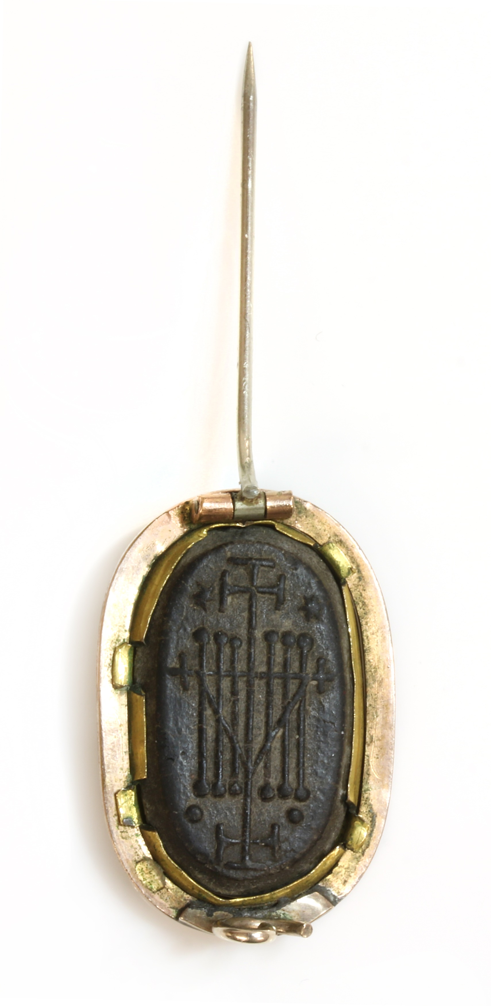 Lot 13 - A pilgrim token, c.1800,