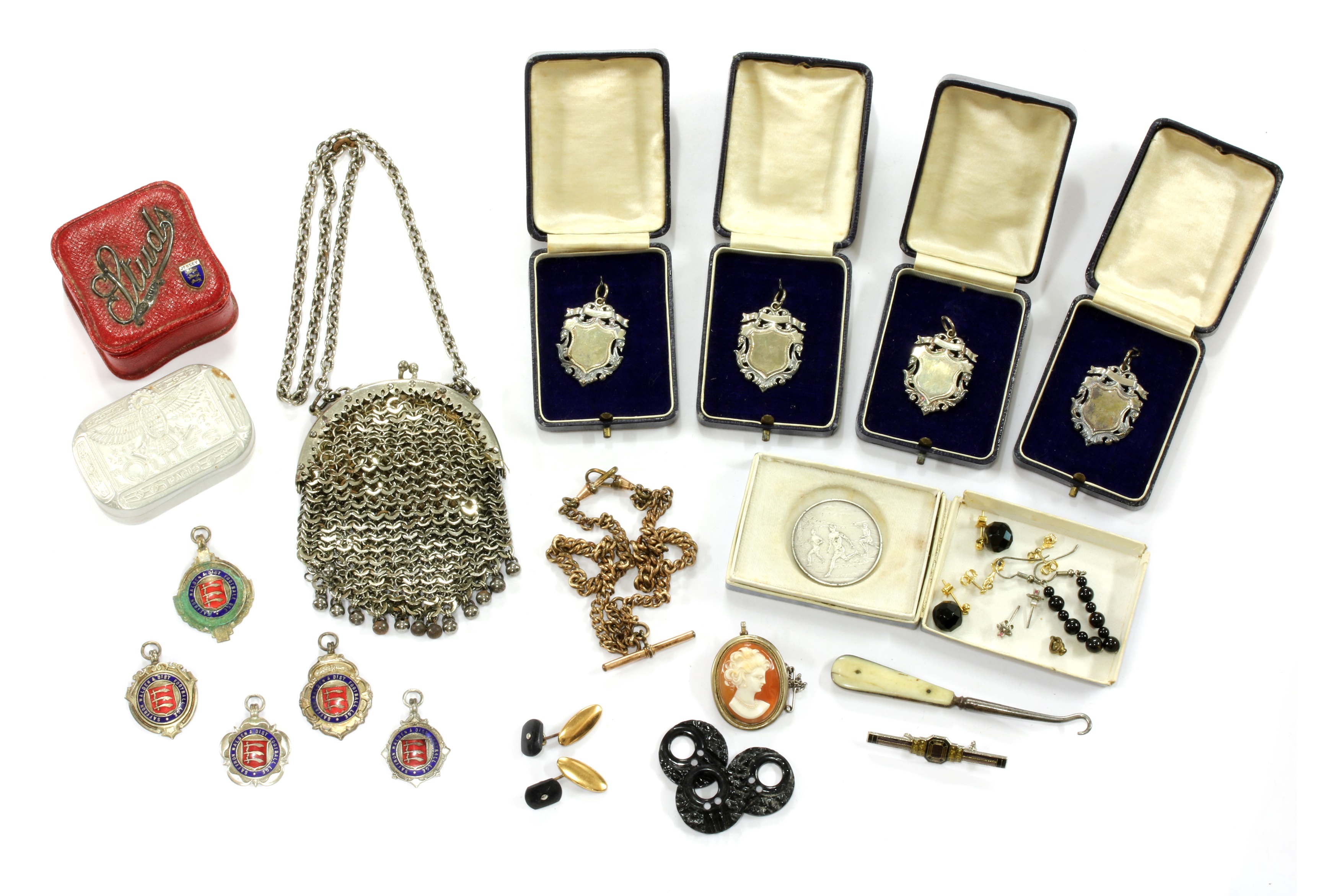 Lot 10 - A collection of Victorian and later jewellery,