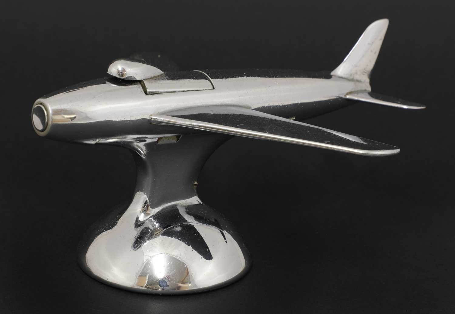 Lot 528 - A Dunhill 'Sabre' jet plane table lighter,