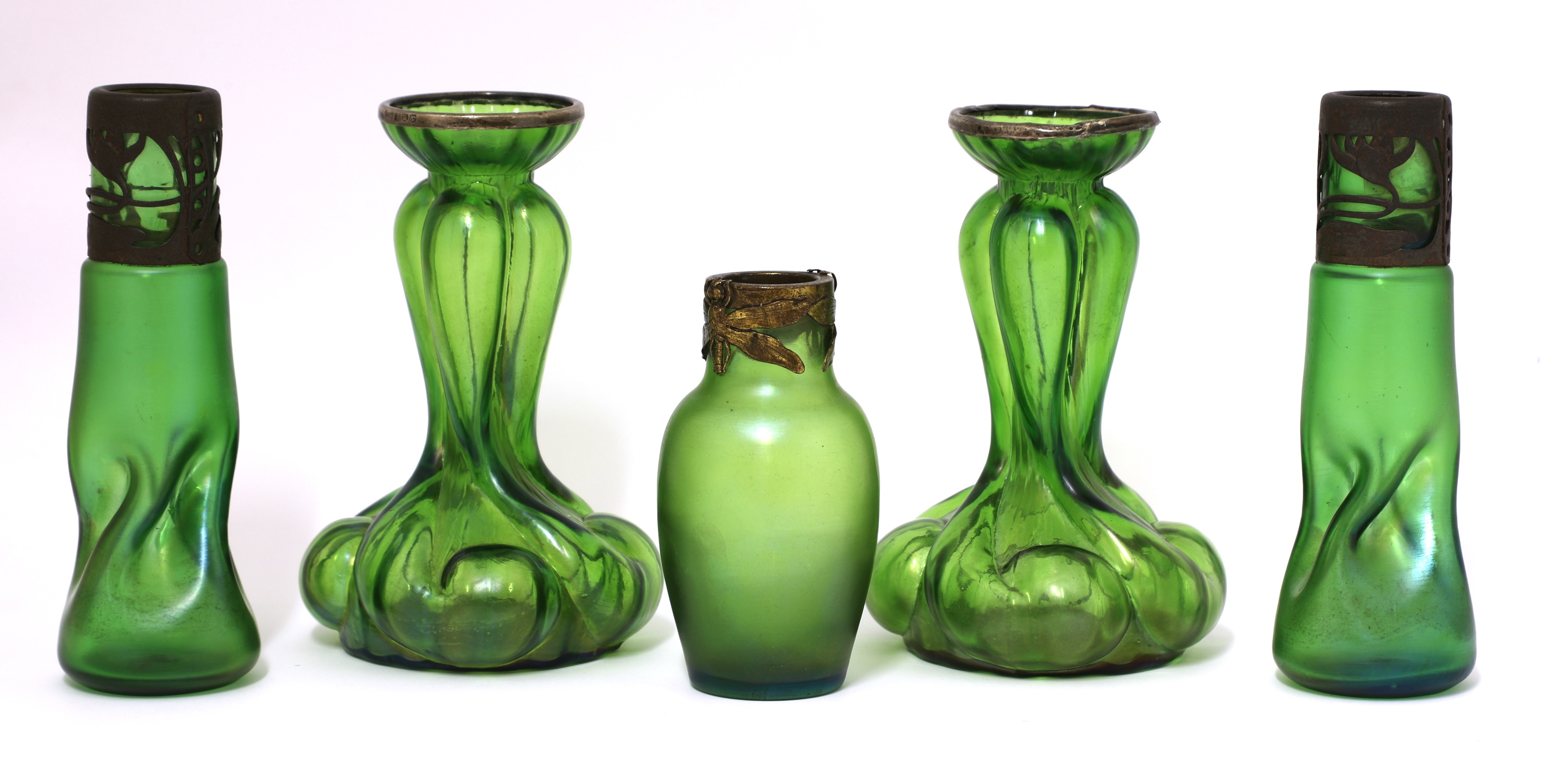 Lot 101 - A collection of Kralik glass,