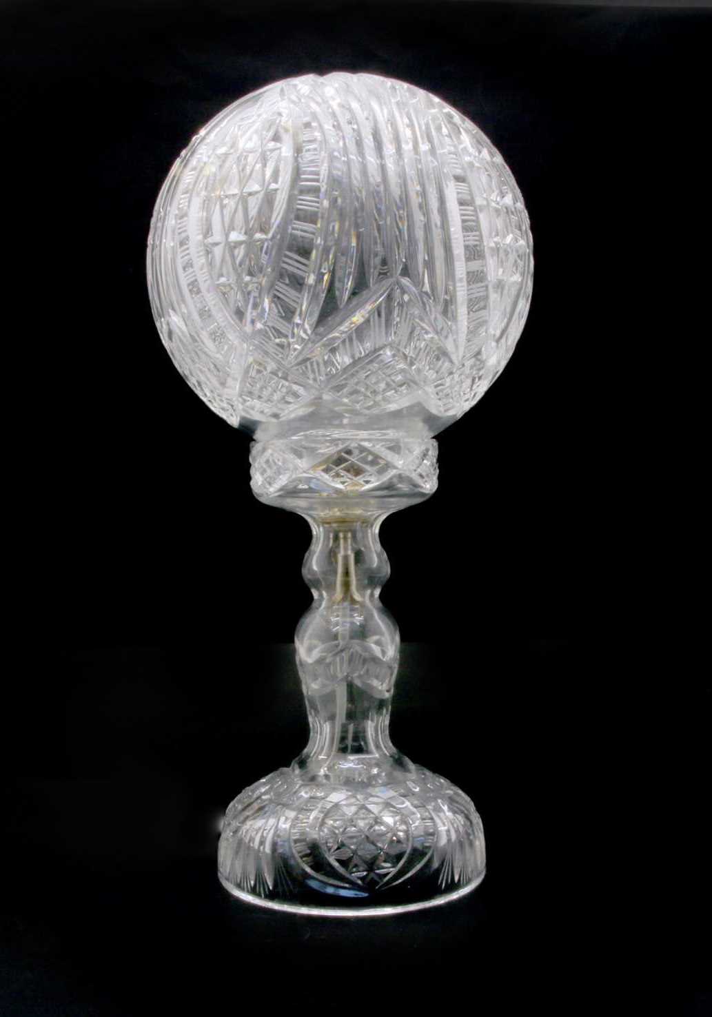 Lot 397 - An Art Deco cut glass lamp with cut glass