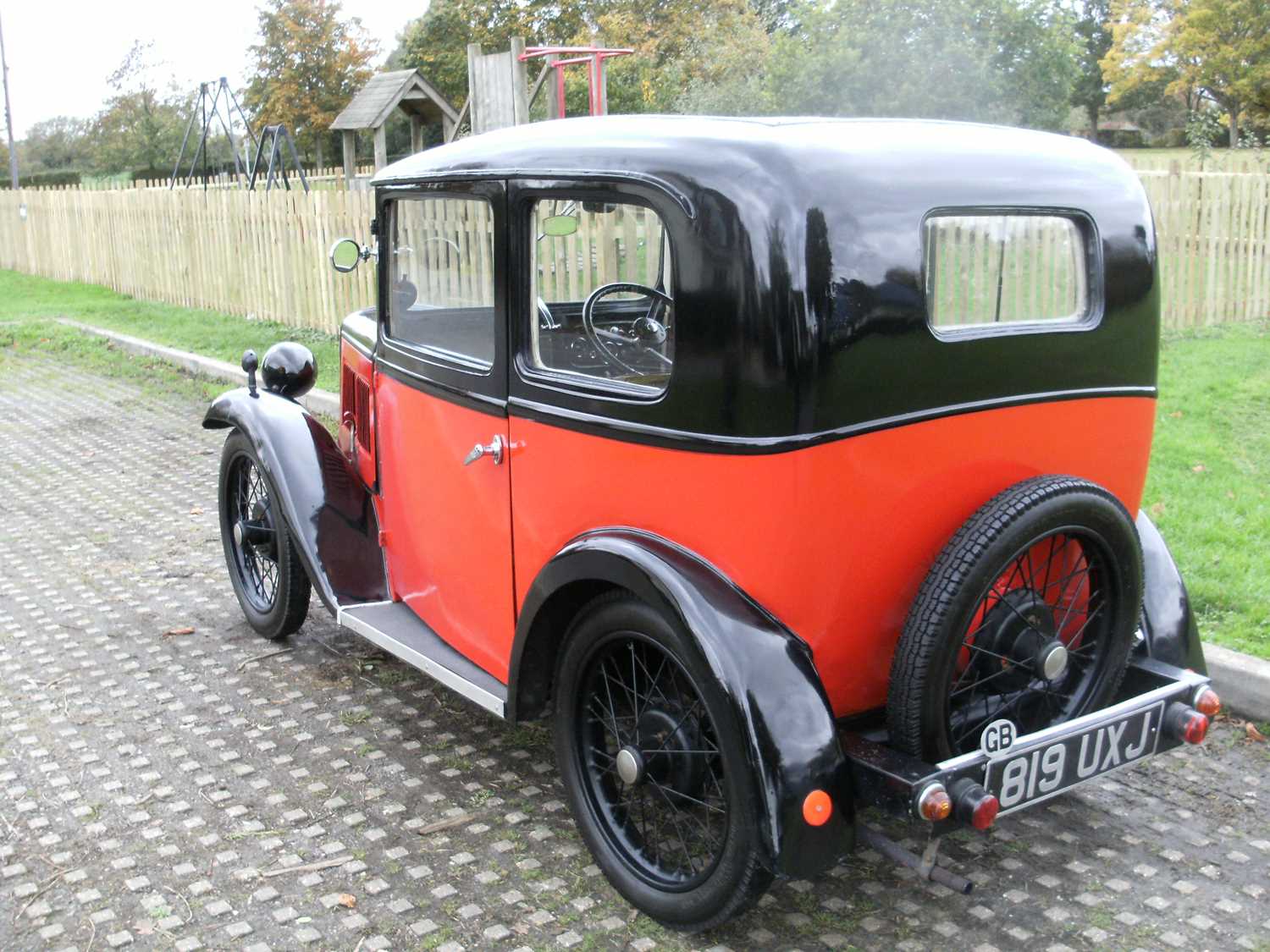 Lot 1 - 1933 Austin Seven Saloon,