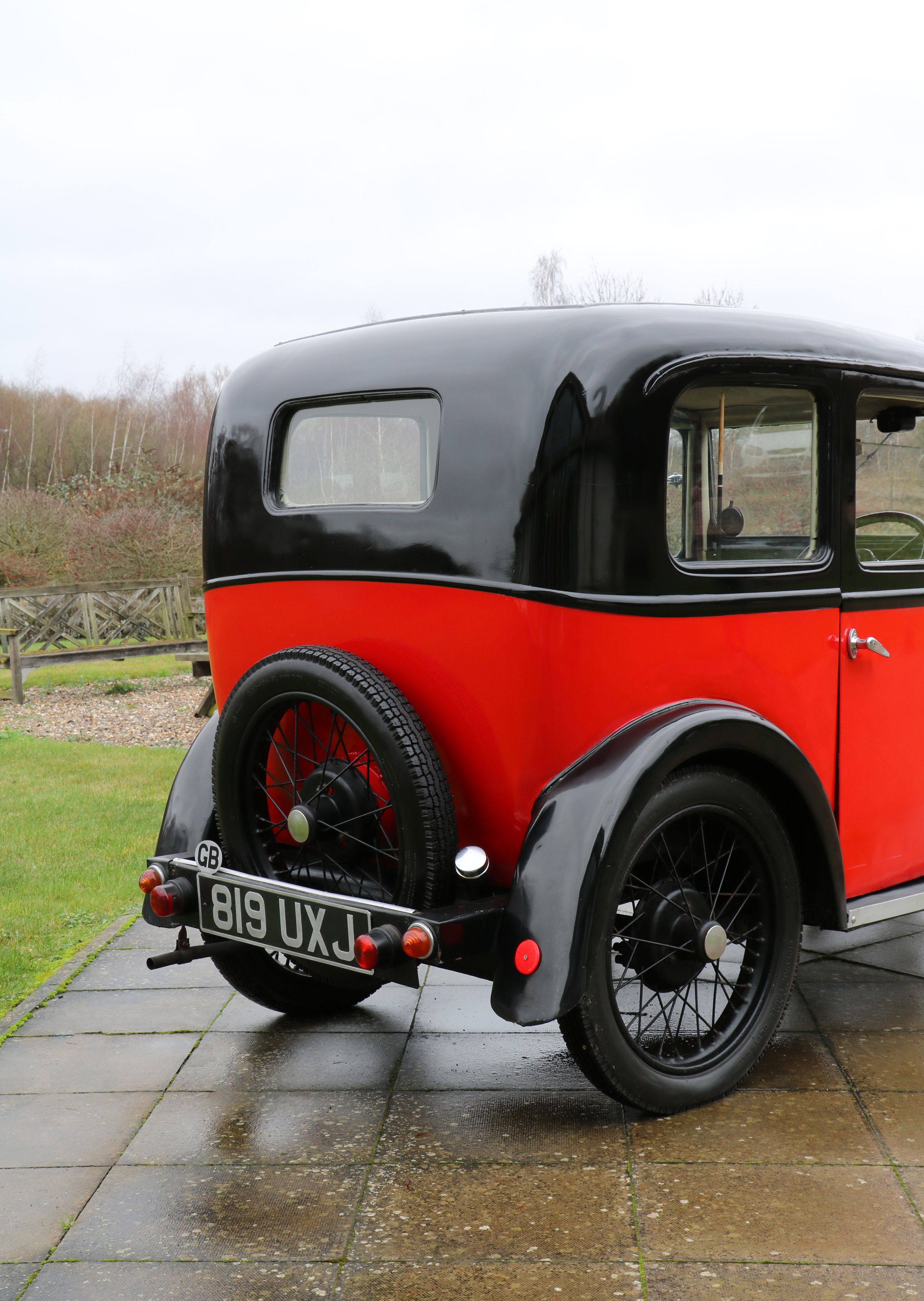 Lot 1 - 1933 Austin Seven Saloon,