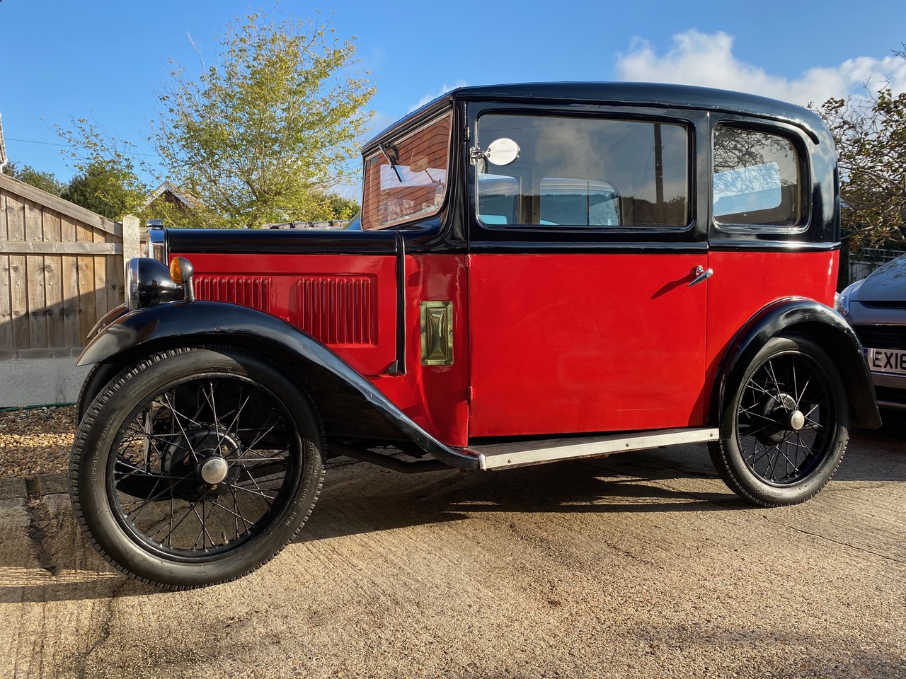 Lot 1 - 1933 Austin Seven Saloon,