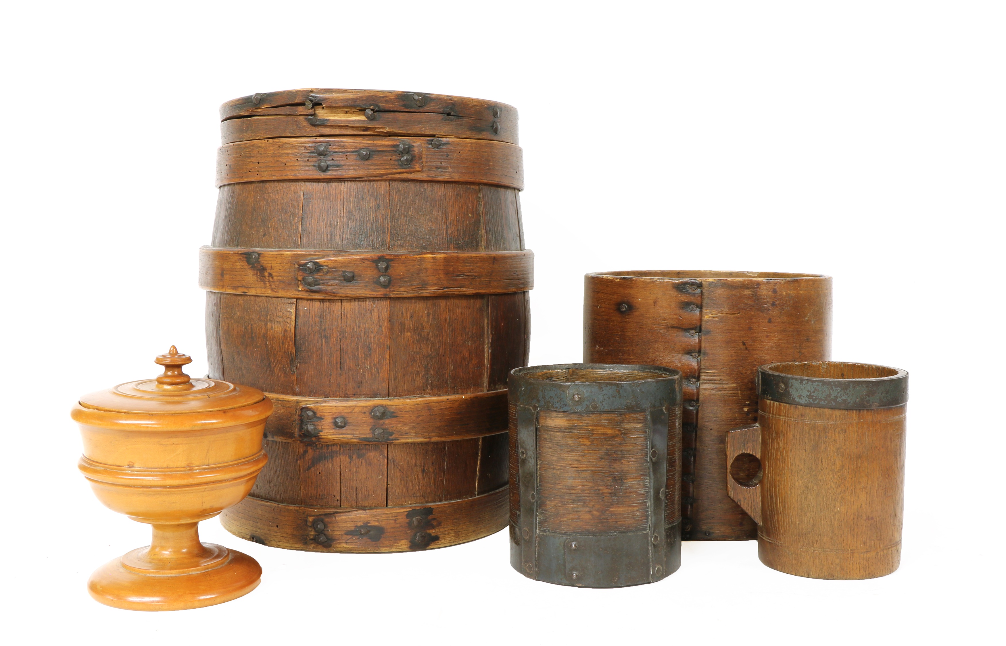 Lot 286 - A coopered flour barrel and lid