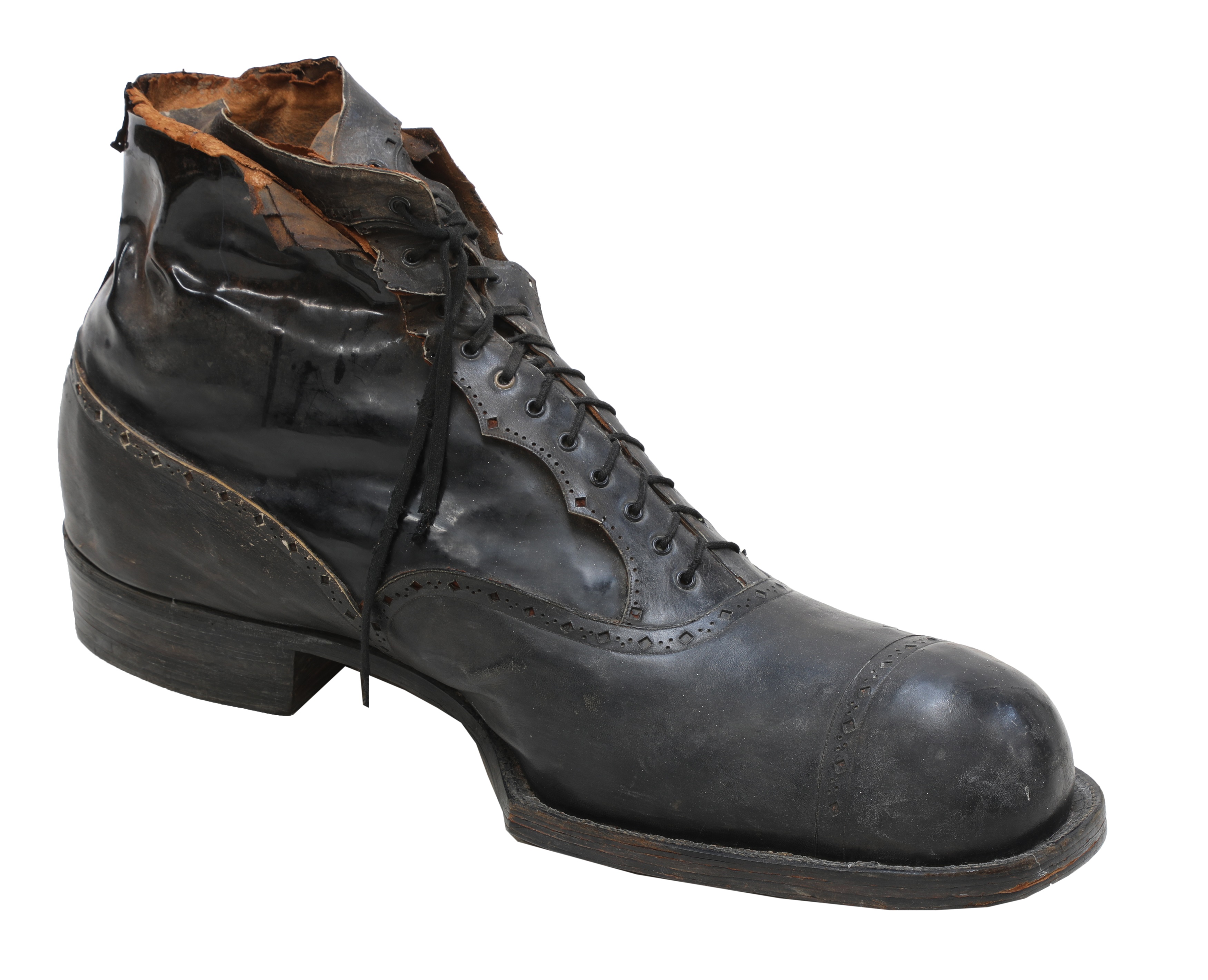 Lot 305 - GIANT BOOT,
