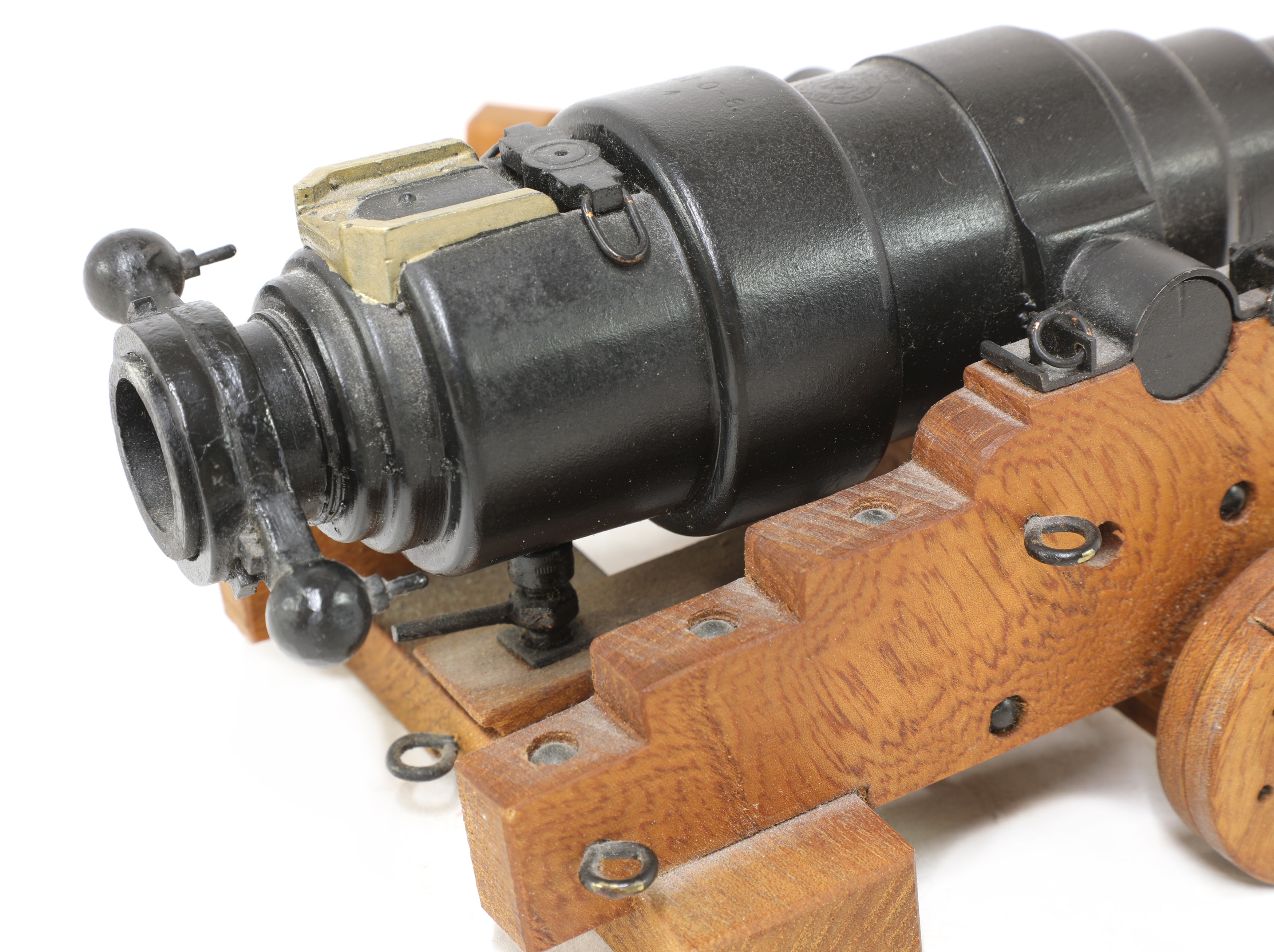 Lot 728 - A model of an 1860 breech-loading Armstrong