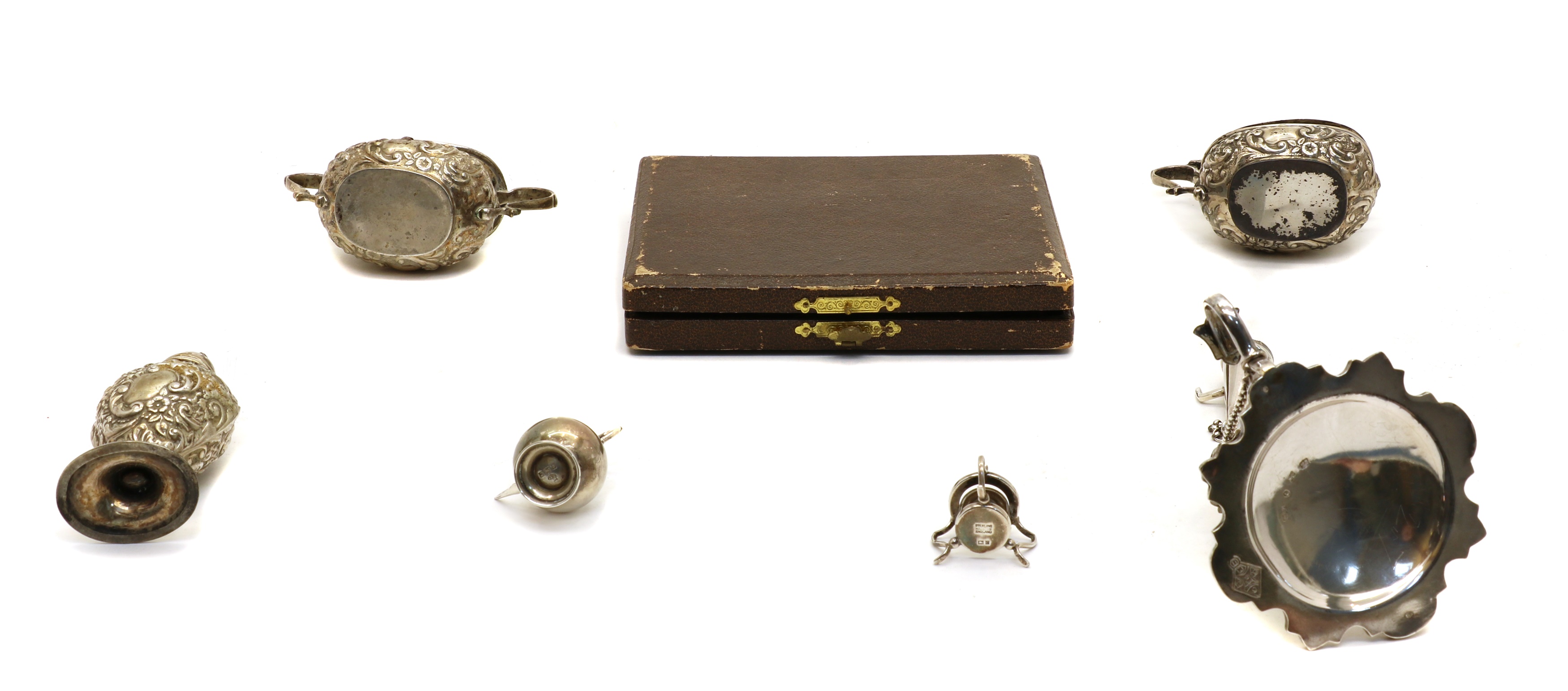 Lot 3 - A group of various silver items,