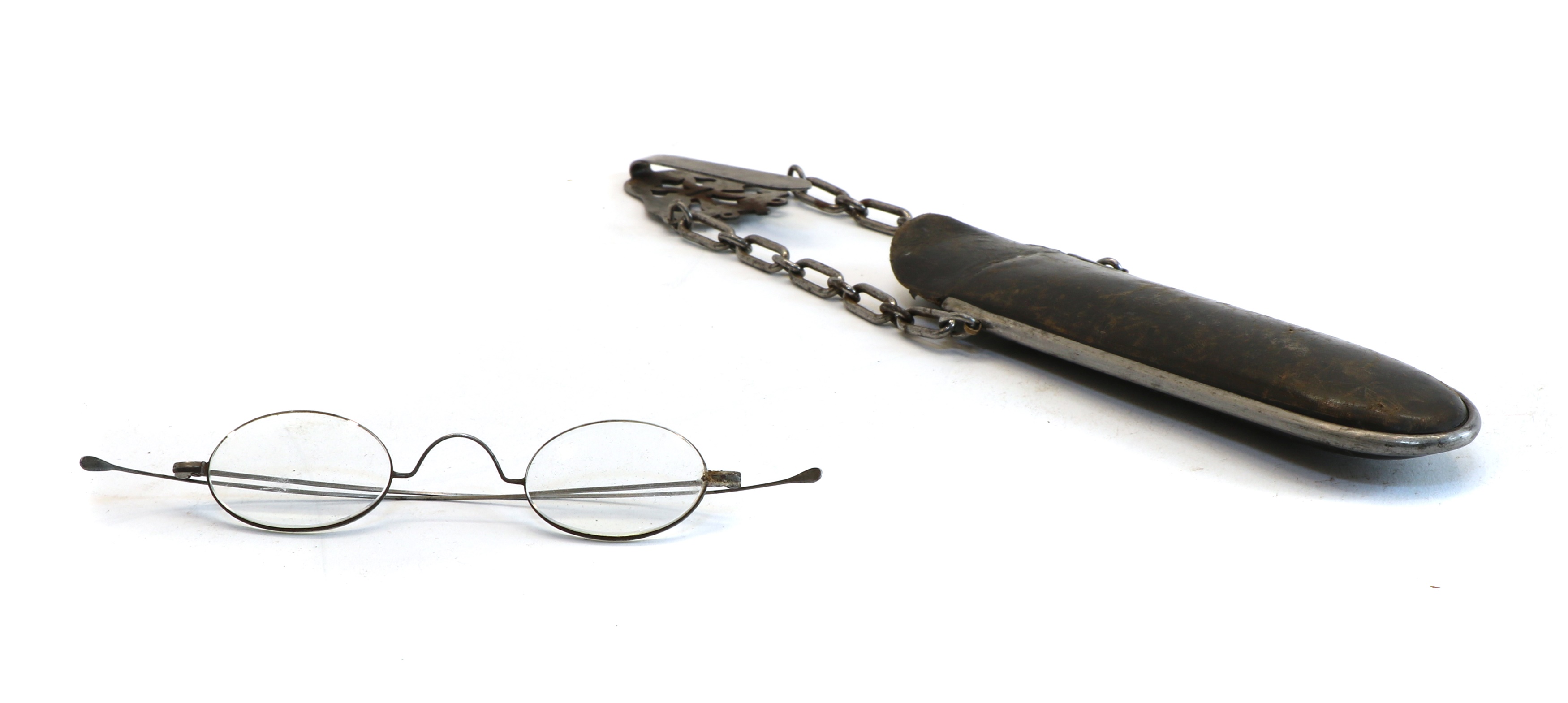 Lot 213 - A pair of 19th century spectacles and case