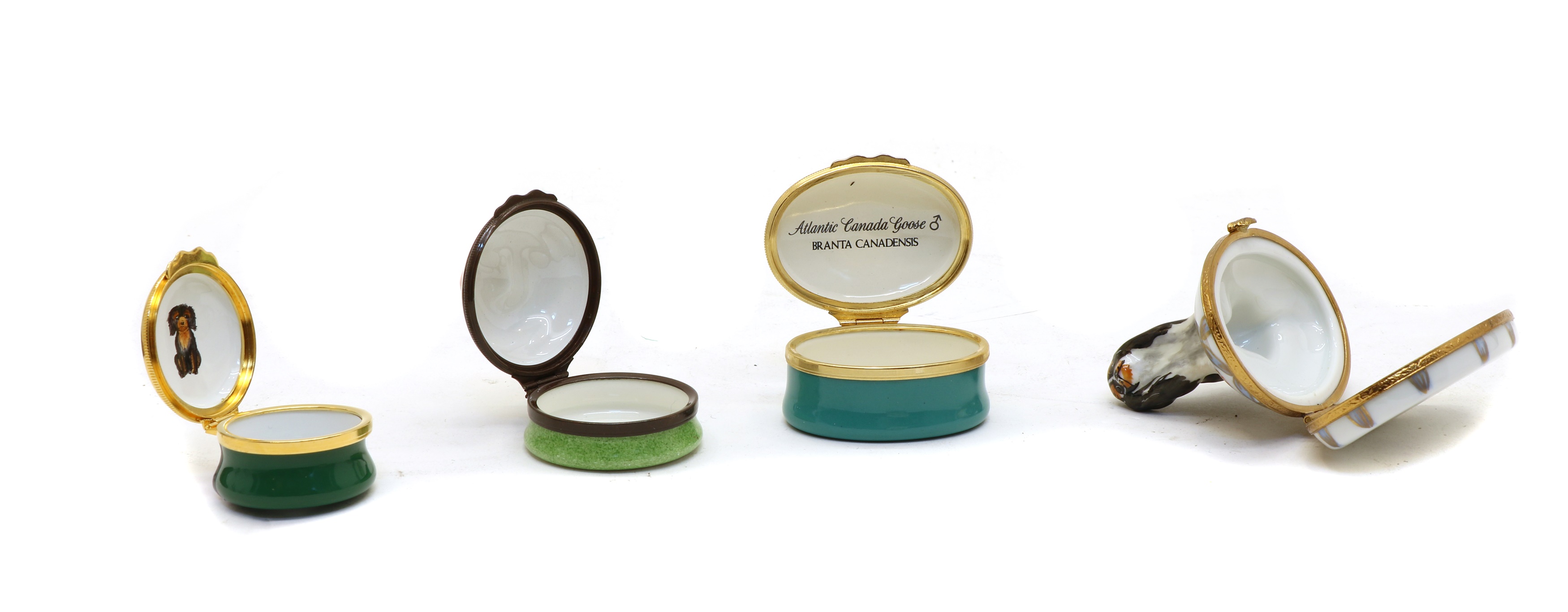 Lot 72 - A Halcyon Days pill box,