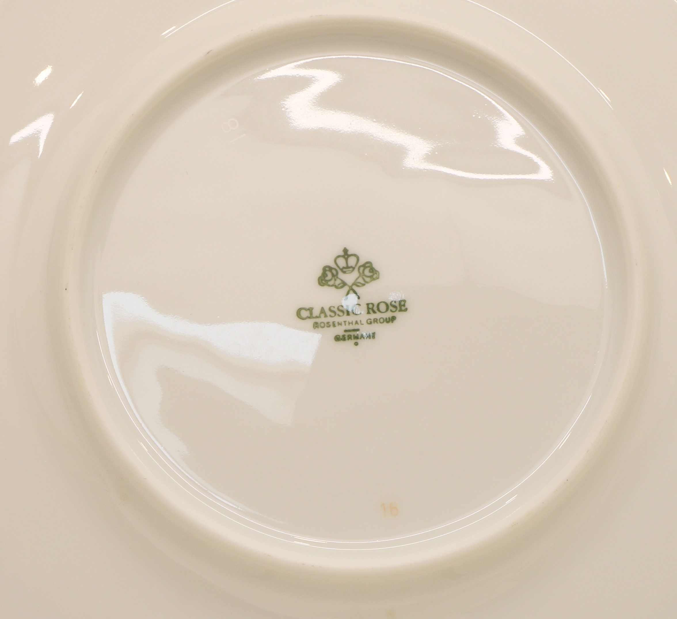 Lot 201 - An extensive Rosenthal 'Classic Rose'