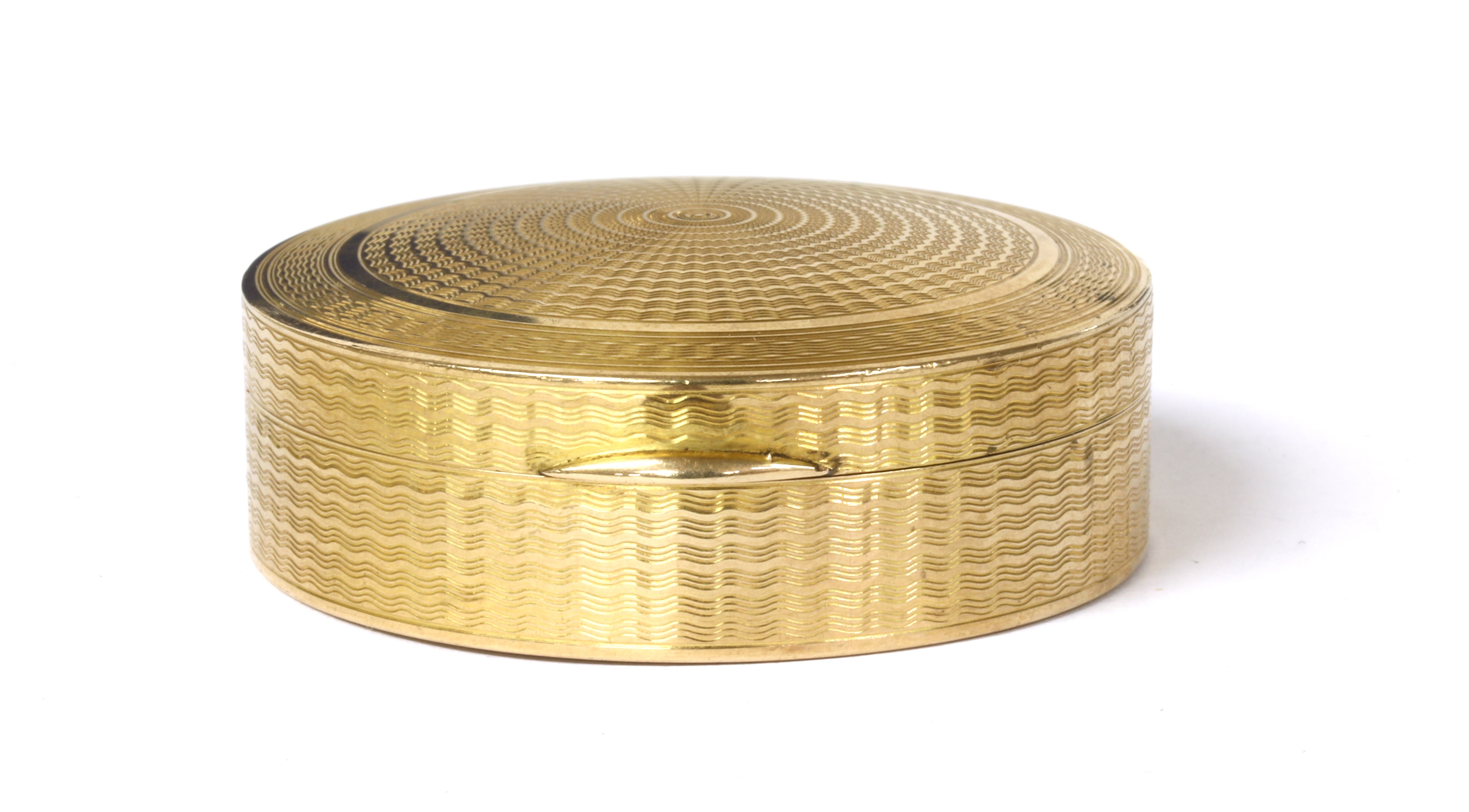Lot 280 - A 9ct gold mirrored compact,