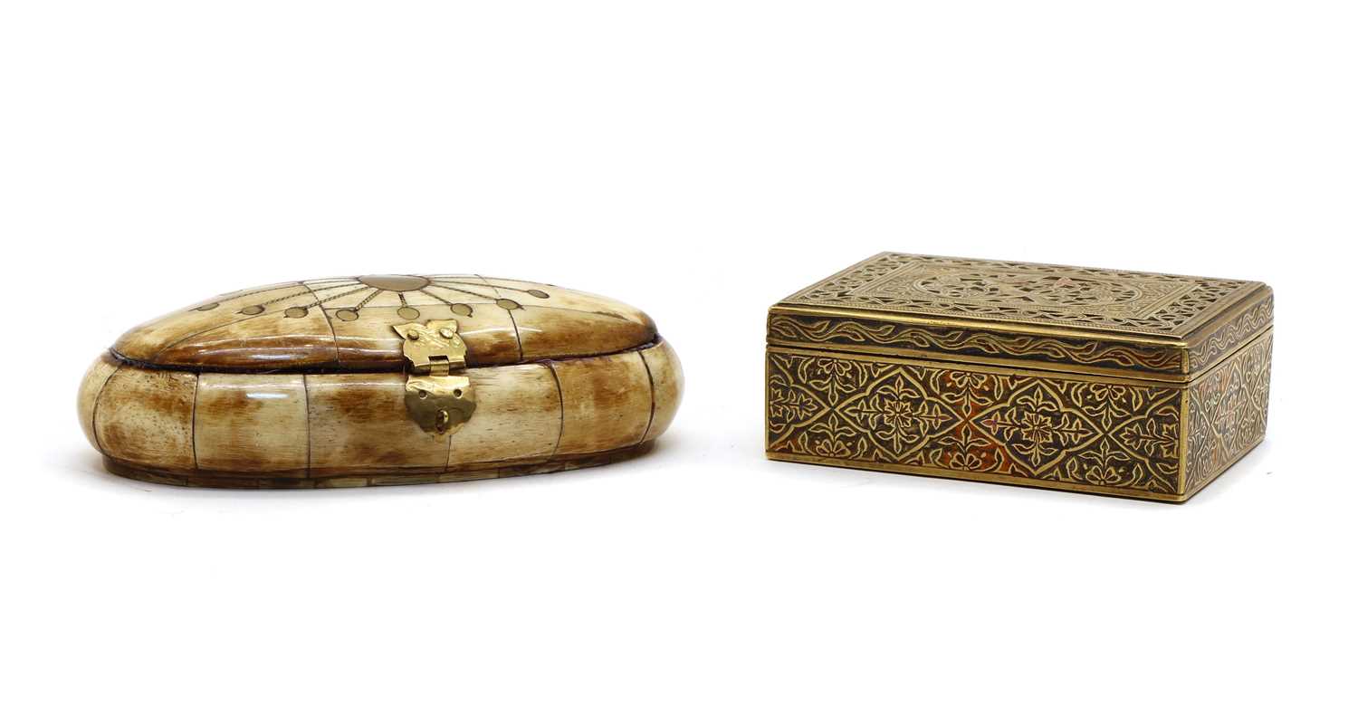 Lot 122 - A carved horn box,