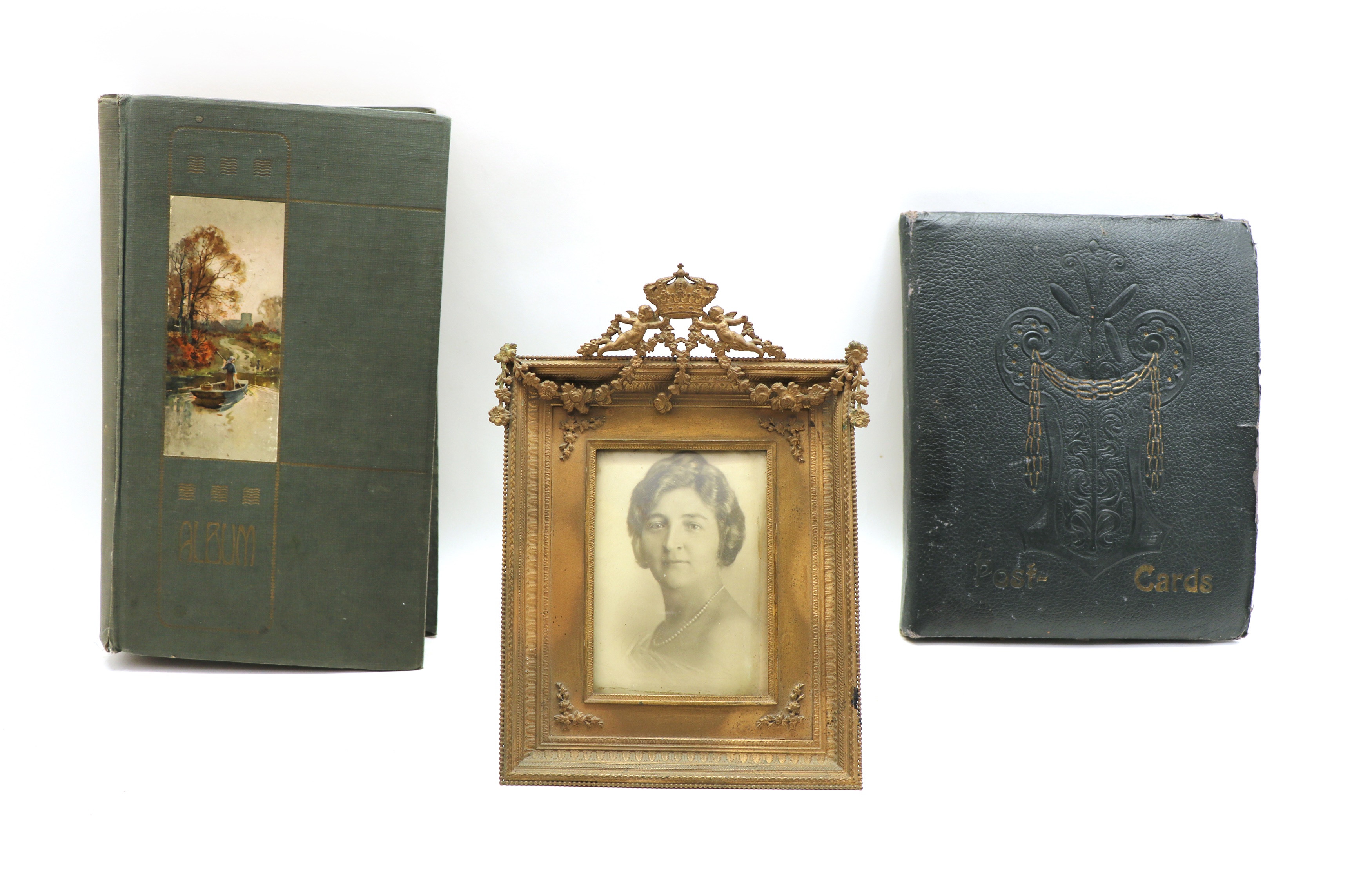 Lot 273 - An Edwardian gilt photograph frame,