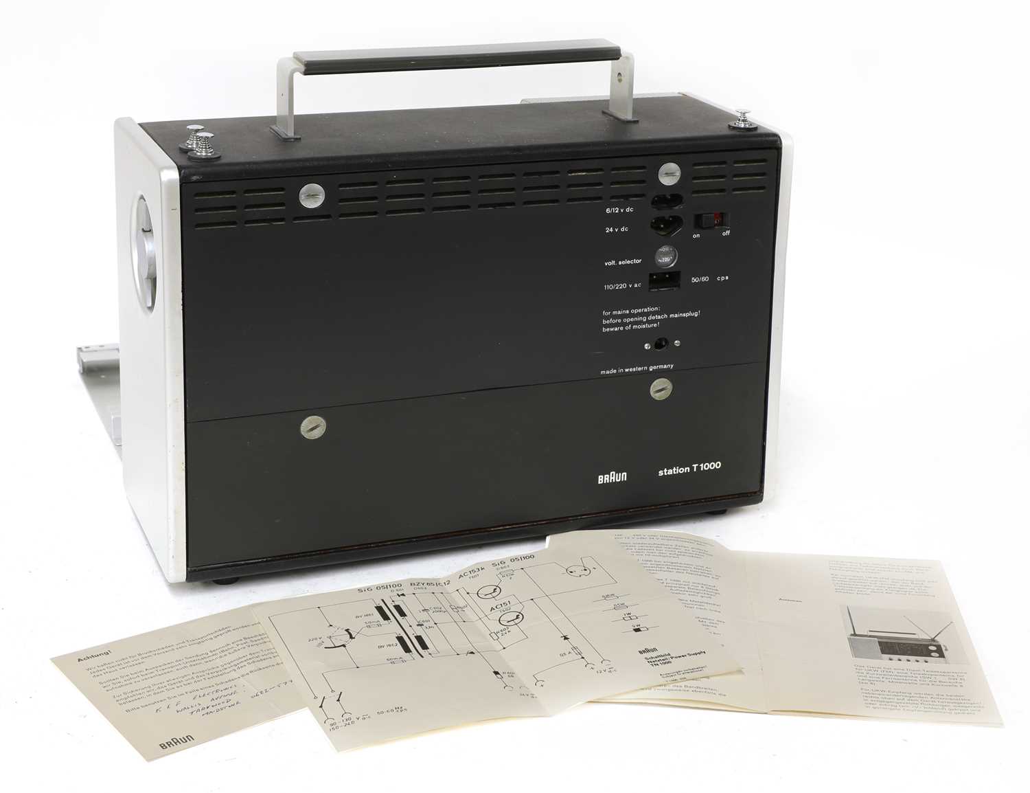 Lot 529 - A German Braun 'T1000' radio,