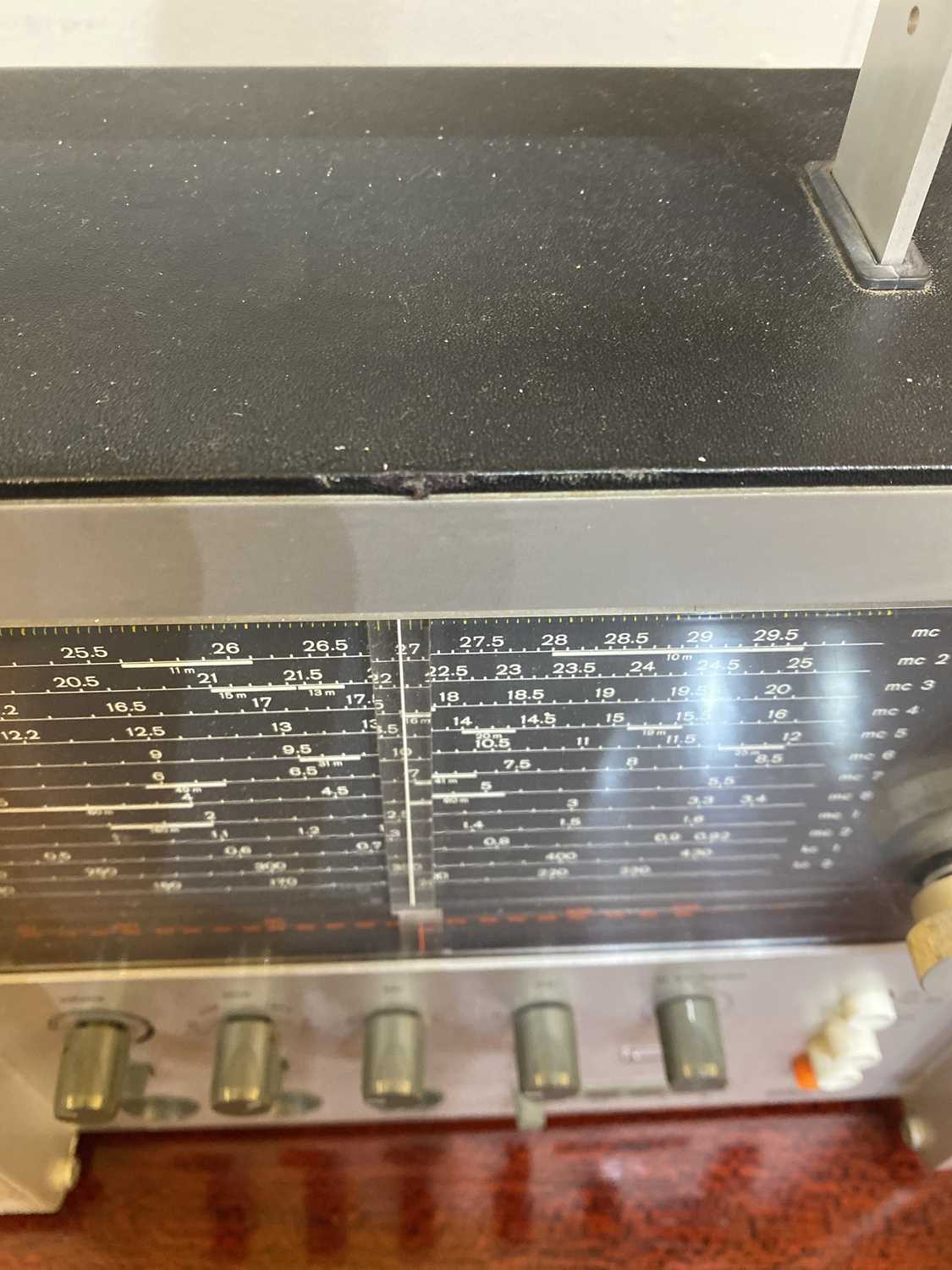 Lot 529 - A German Braun 'T1000' radio,