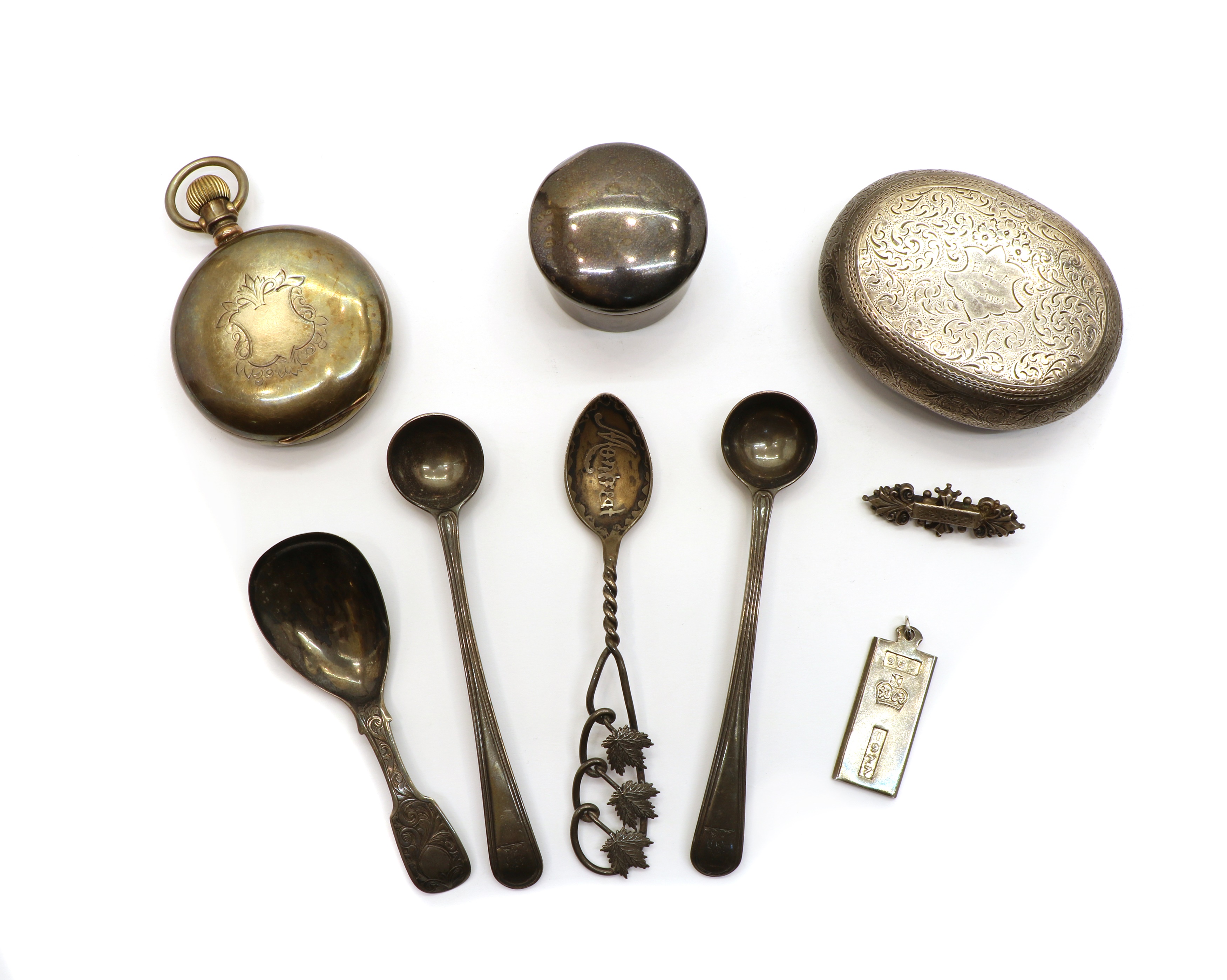 Lot 13 - A collection of small silver items,