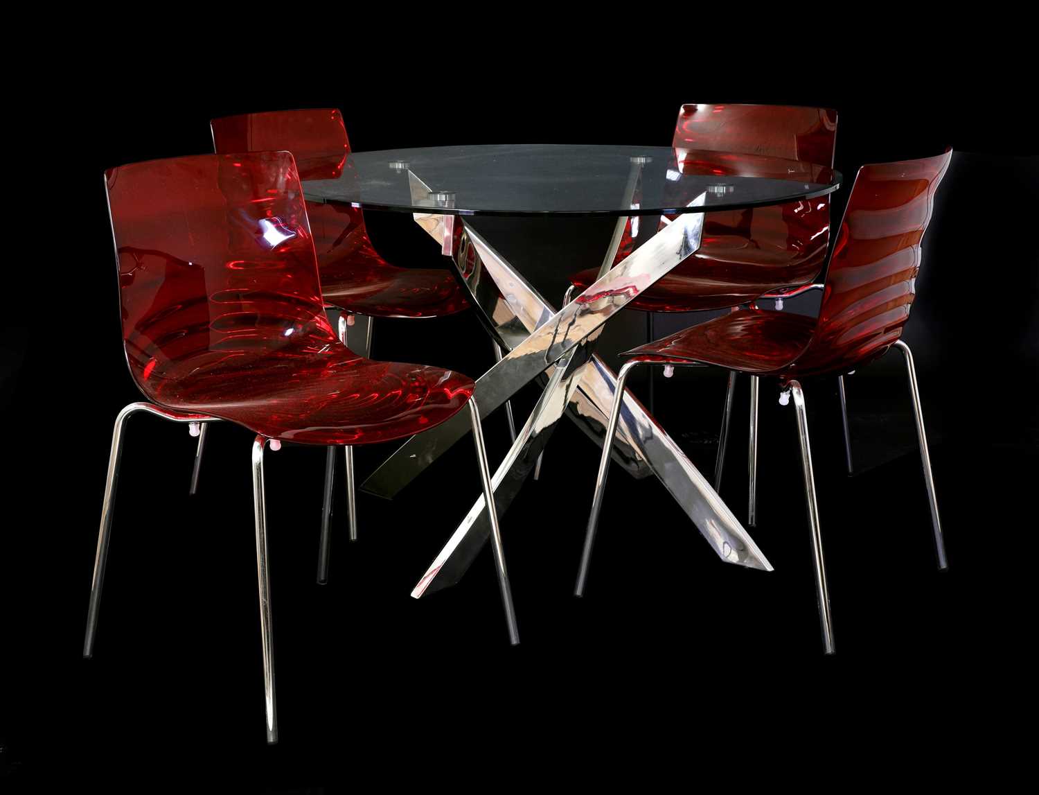 Lot 483 - A contemporary Calligaris table,