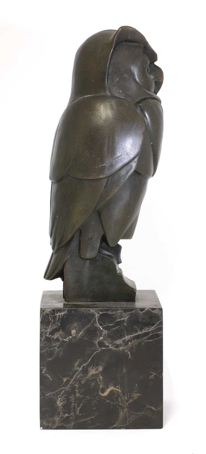 Lot 186 - An Art Deco-style bronze owl,