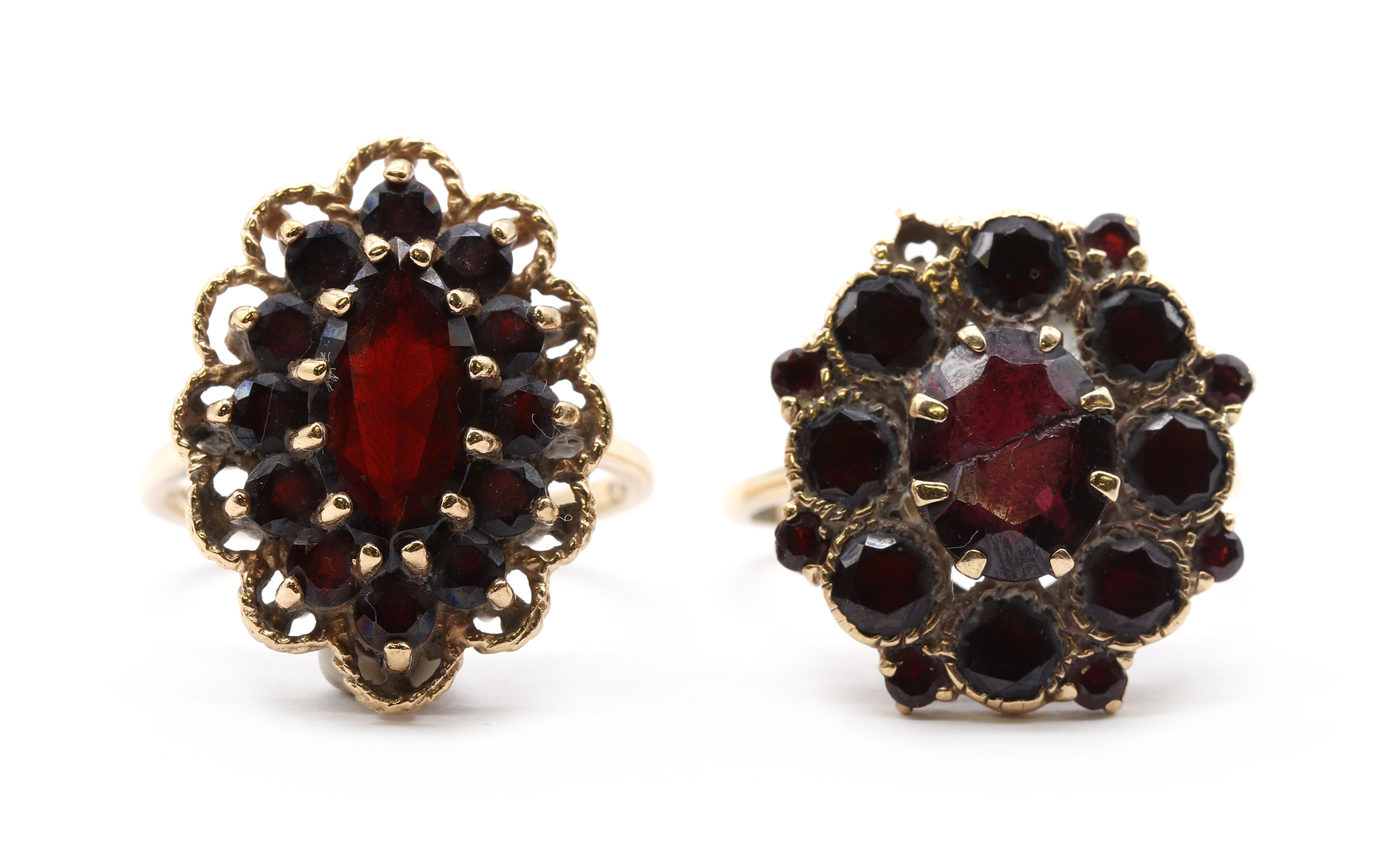 Lot 101 - Two 9ct gold garnet cluster rings,