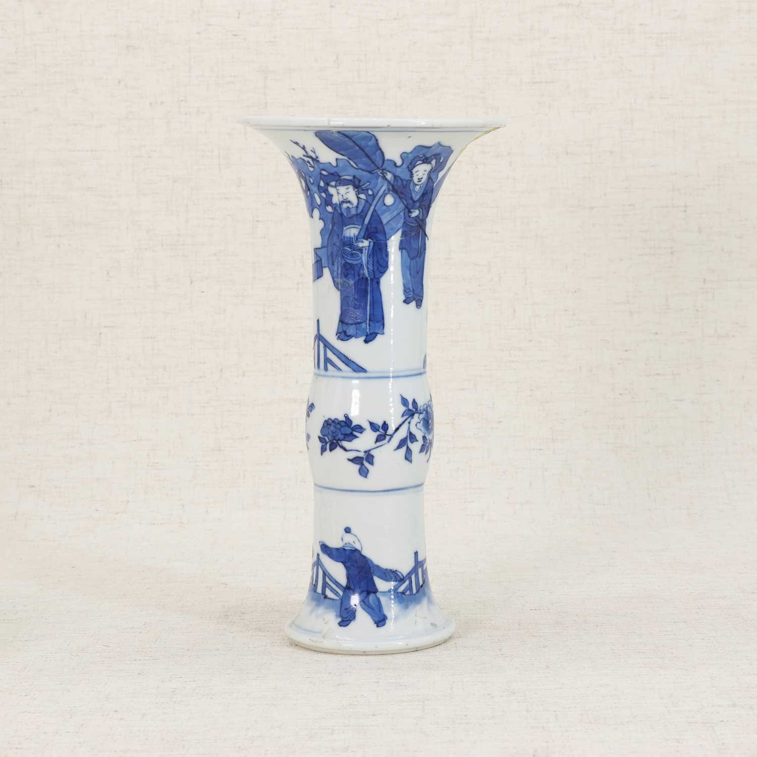 Lot 21 - A Chinese blue and white gu vase,