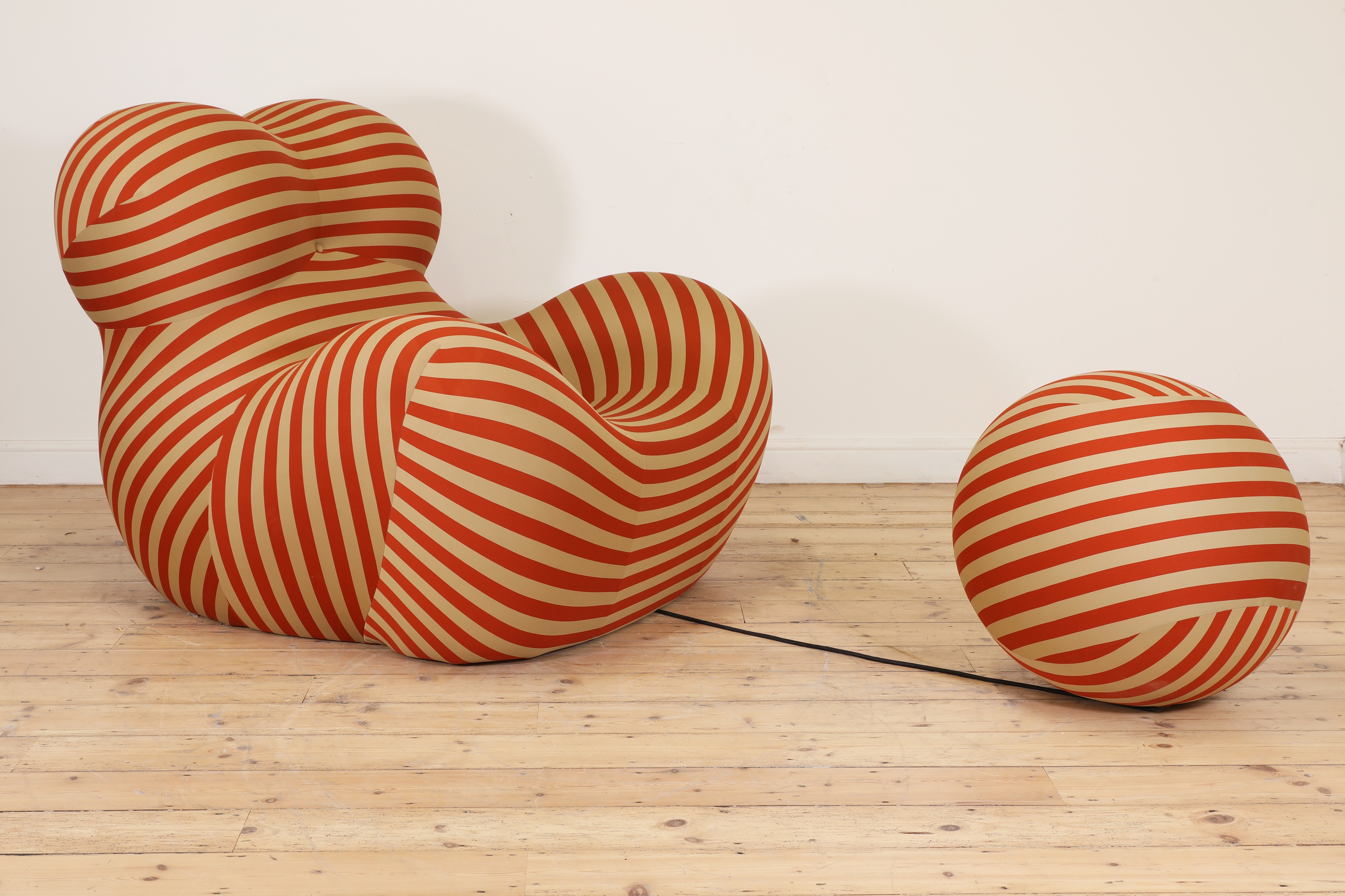 Lot 483 - A B&B Italia 'UP5 Donna' armchair and 'UP6'