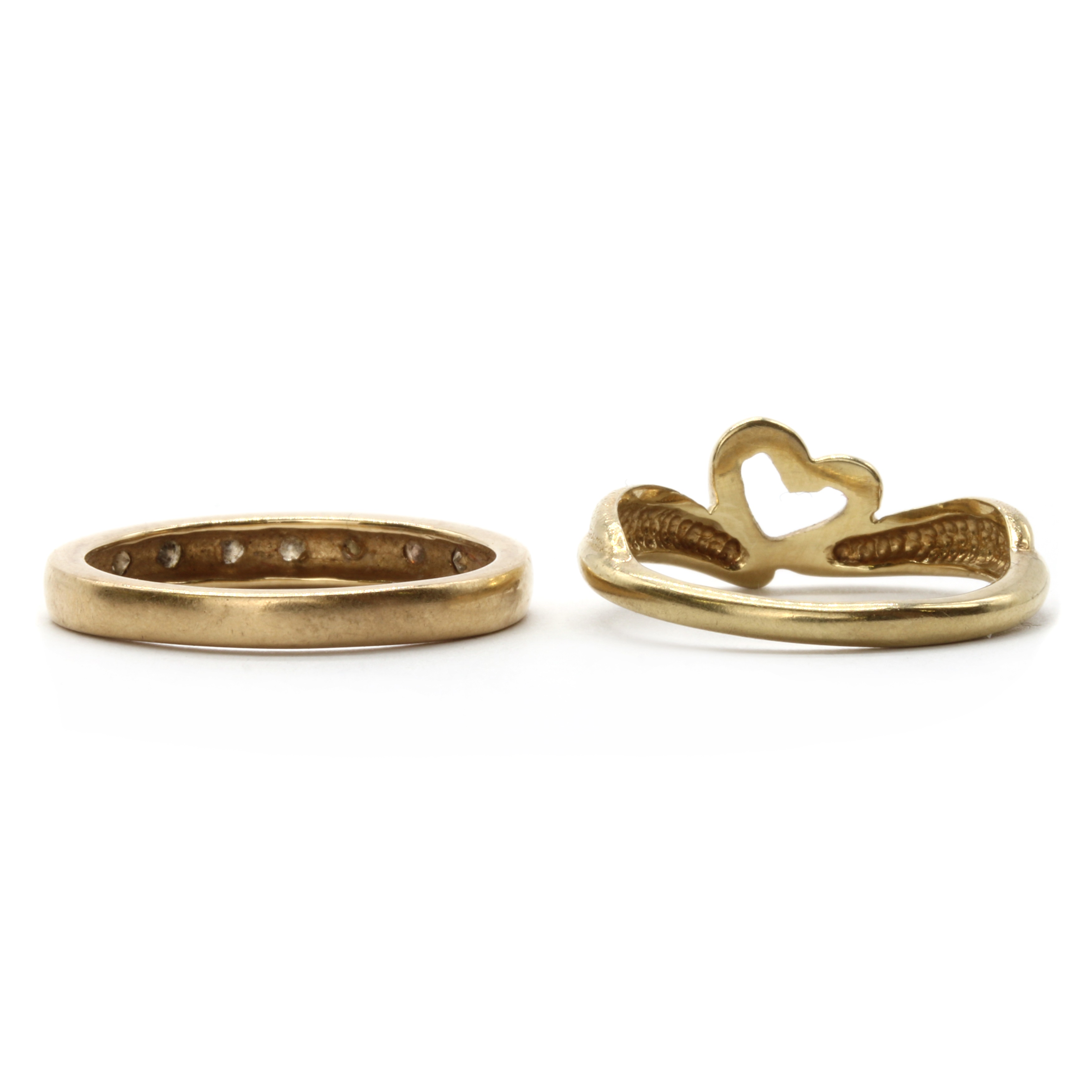 Lot 73 - Two 9ct gold rings,