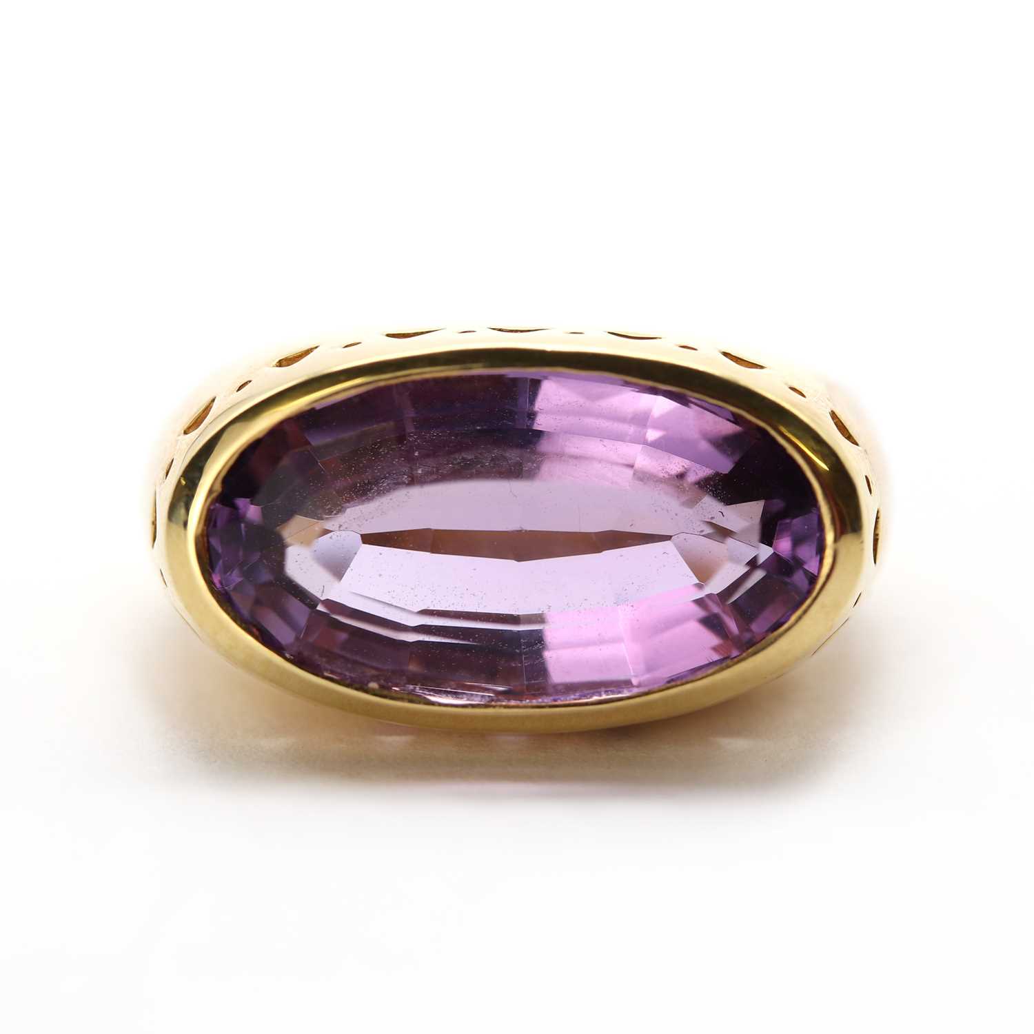 Lot 1295 - An Italian 18ct gold single stone amethyst