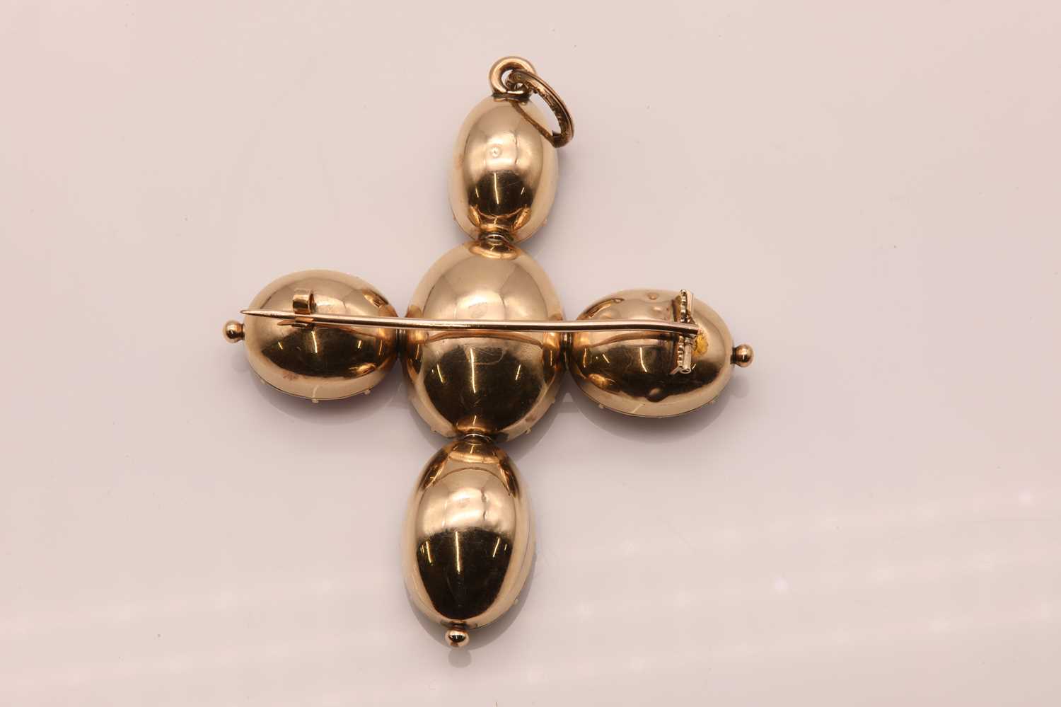 Lot 5 - A Georgian graduated amethyst cruciform