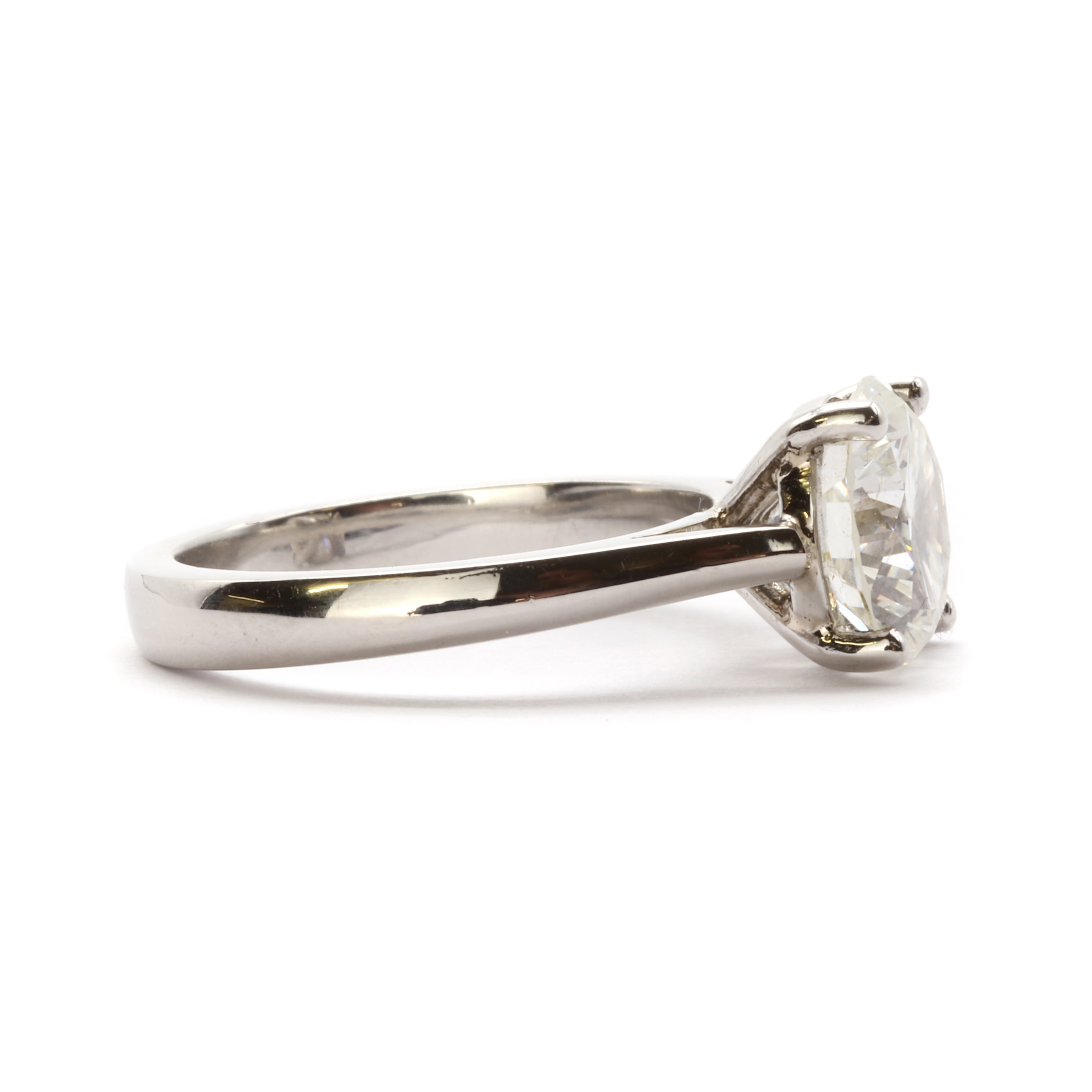 Lot 1152 - A platinum single stone diamond ring,