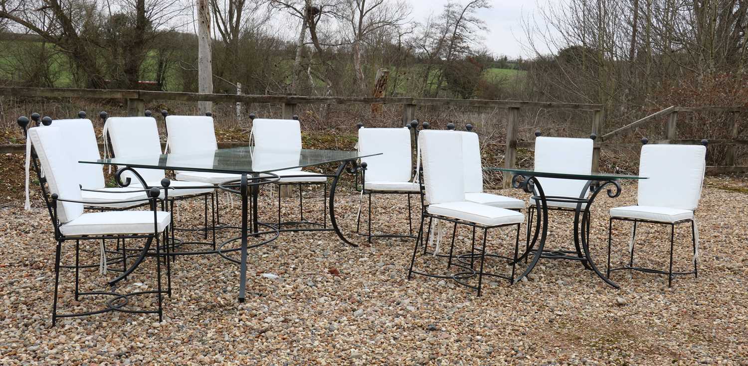 Lot 558 - A 'Heveningham Collection' suite of garden