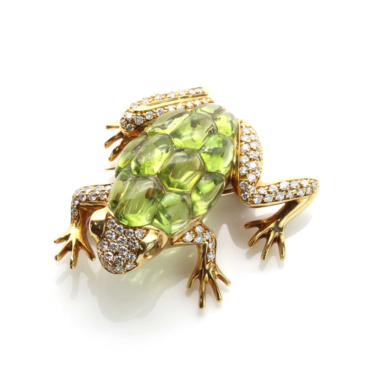 Lot 261 - An 18ct gold peridot, ruby and diamond frog