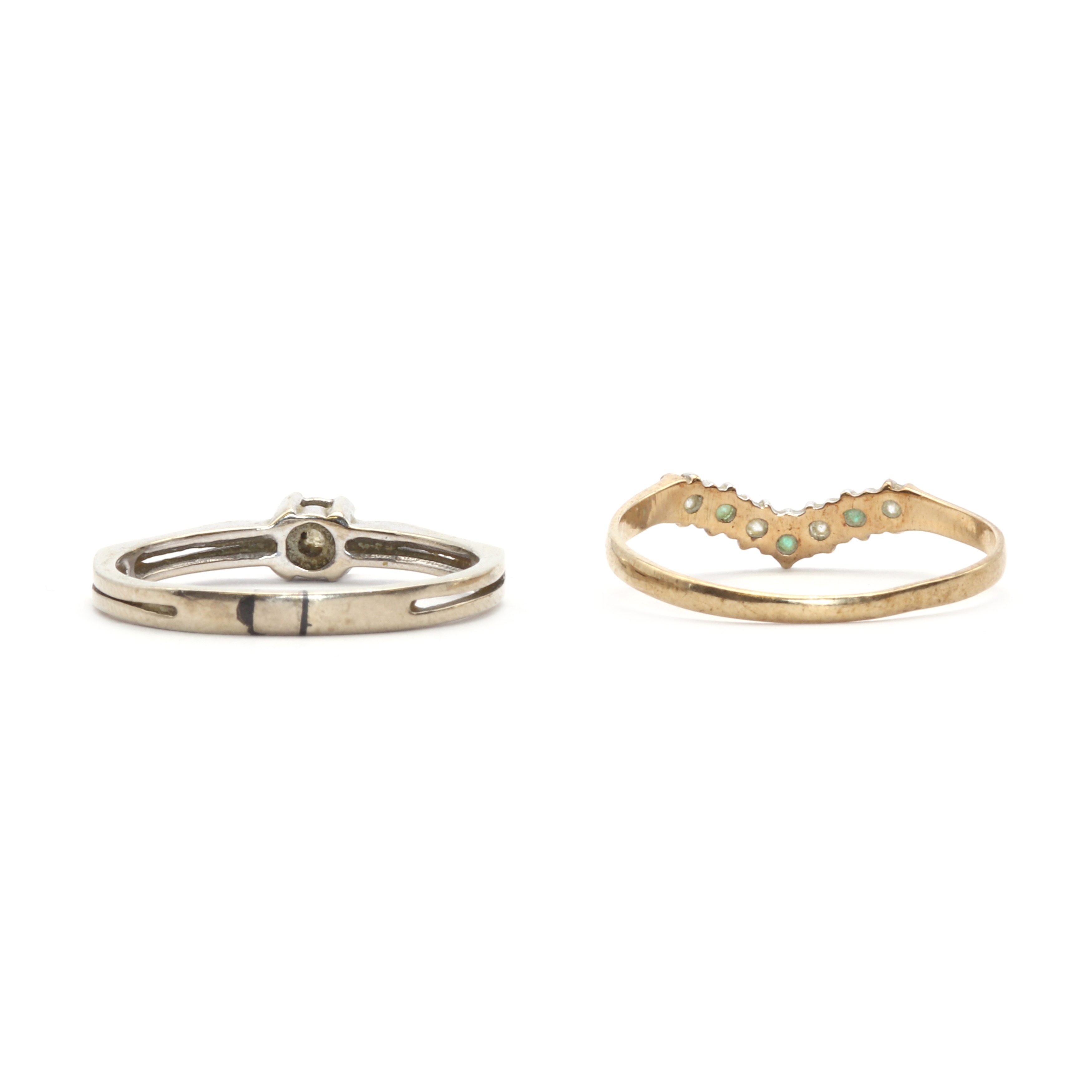 Lot 191 - Two 9ct gold rings,