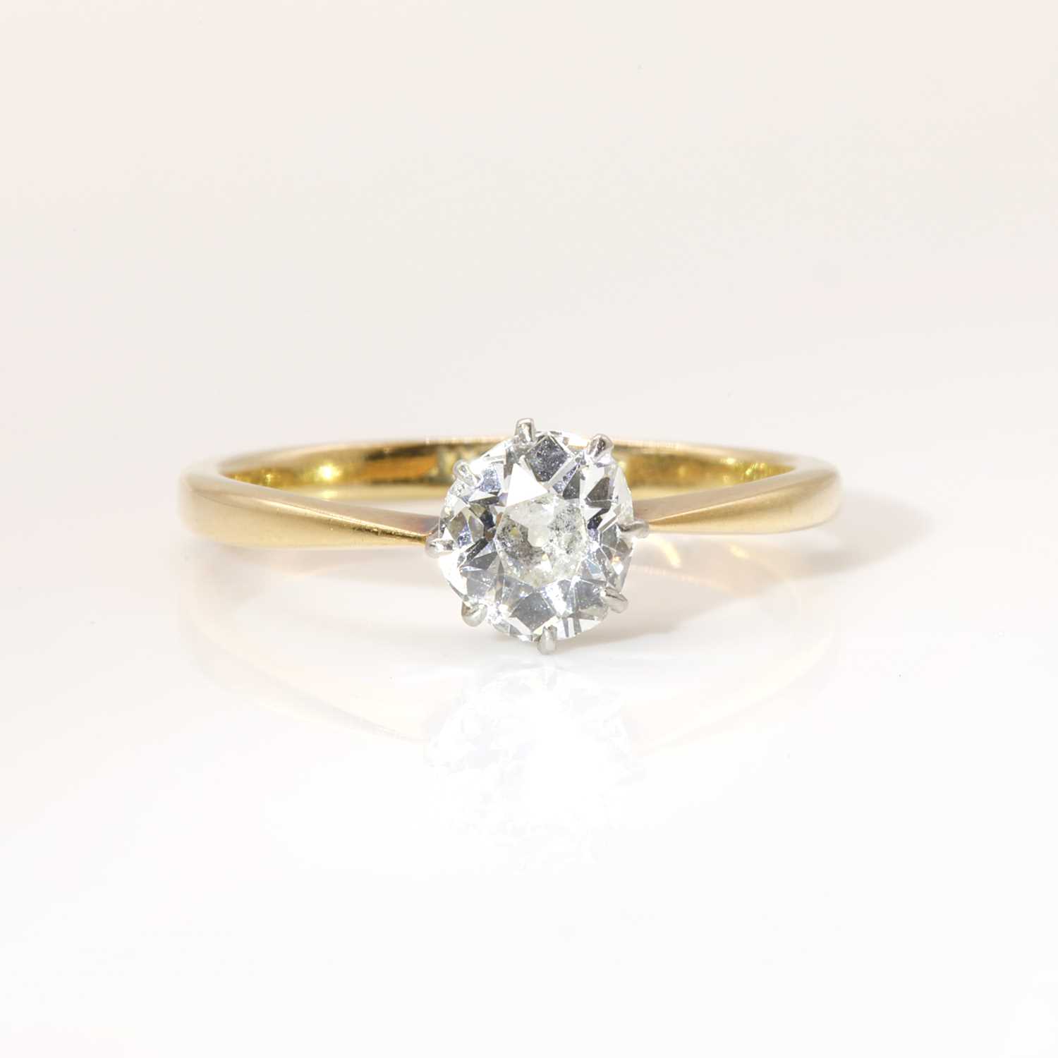 Lot 421 - A single stone diamond ring,