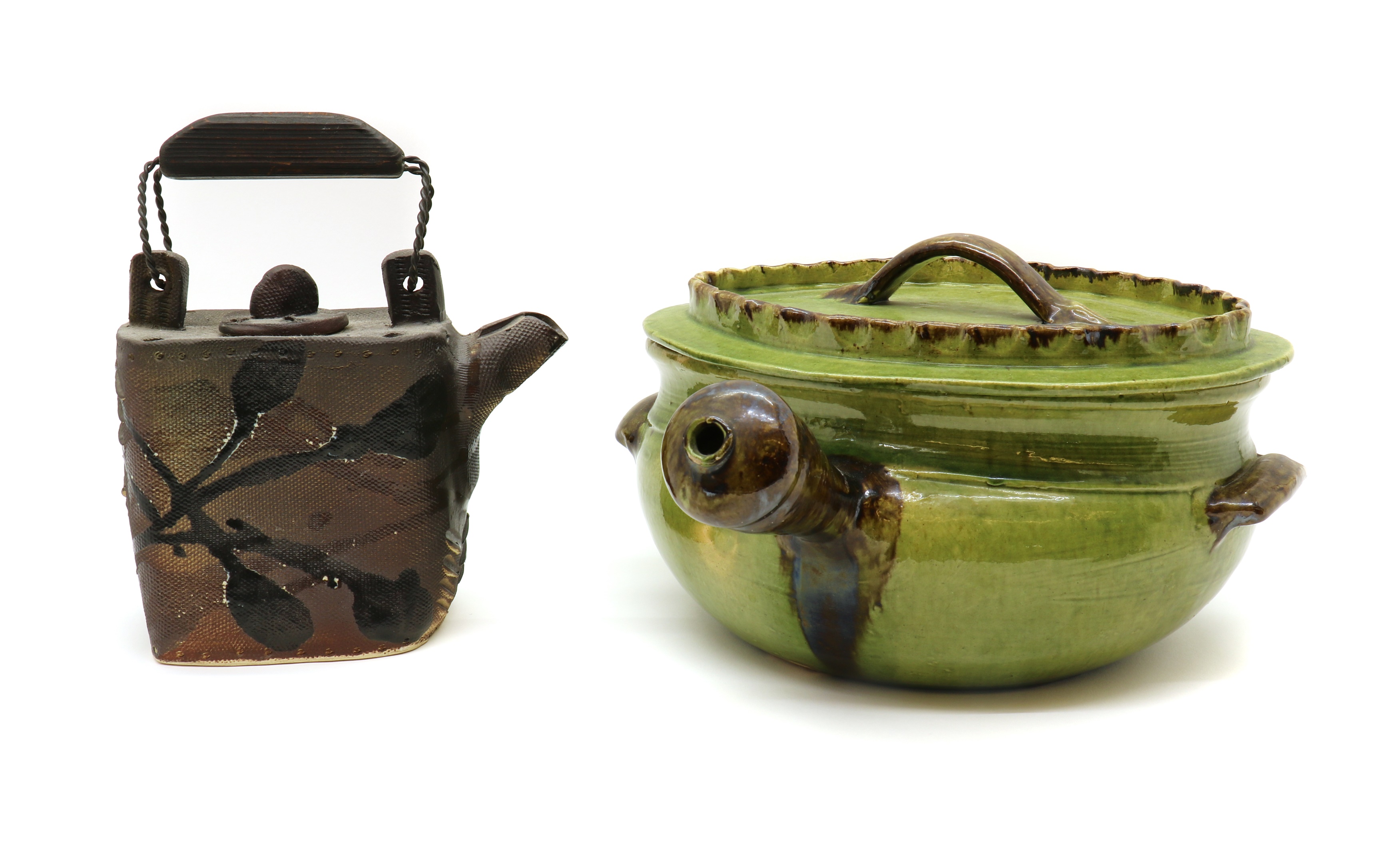 Lot 246 - A studio pottery teapot,