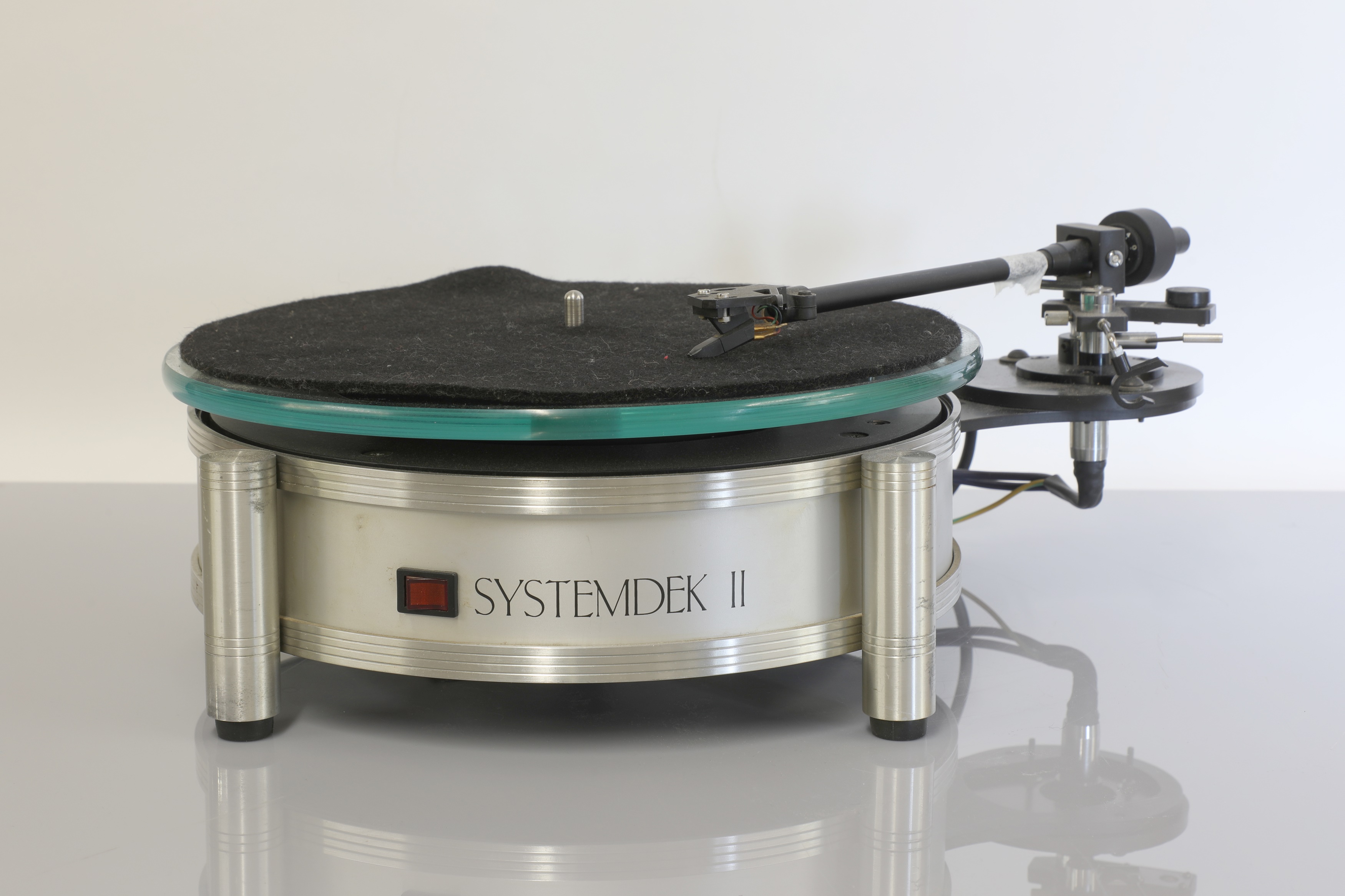 Lot 620 - A Systemdek II turntable,