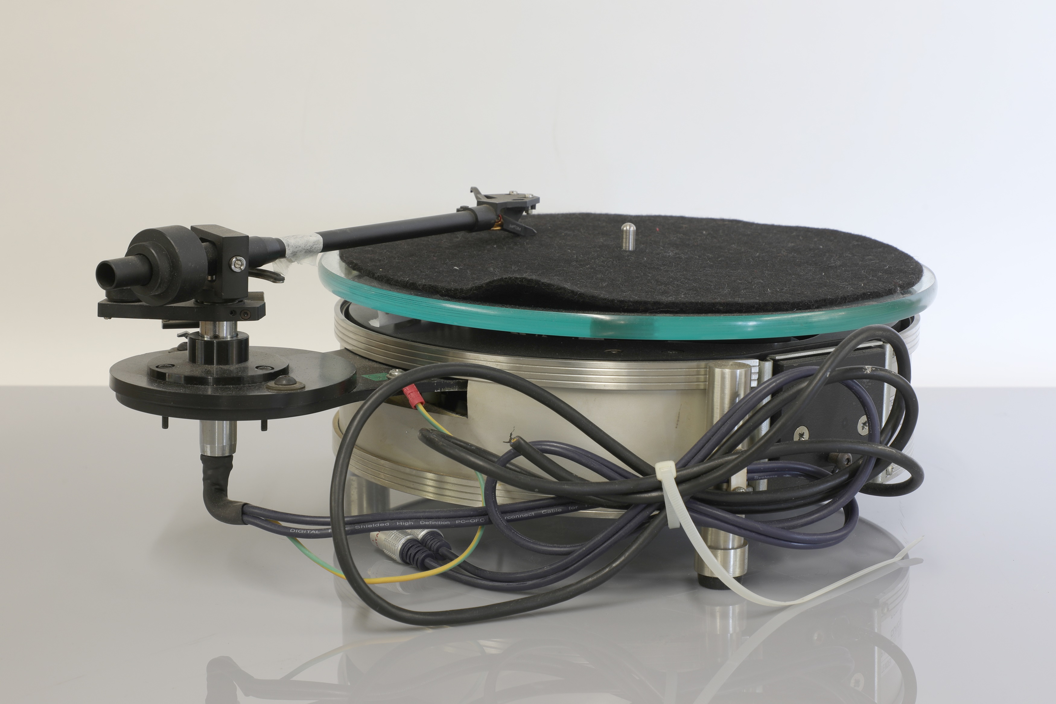 Lot 620 - A Systemdek II turntable,