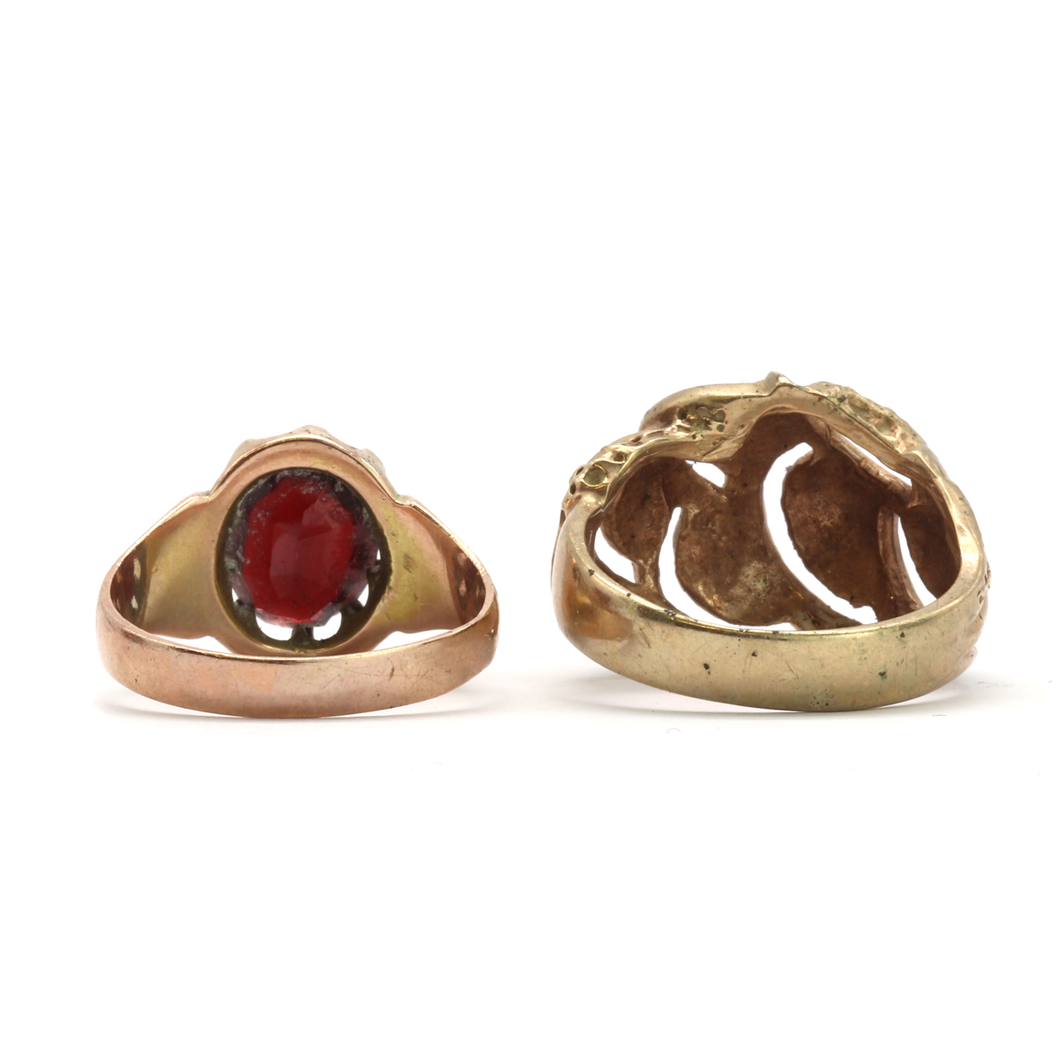 Lot 202 - Two 9ct gold rings,