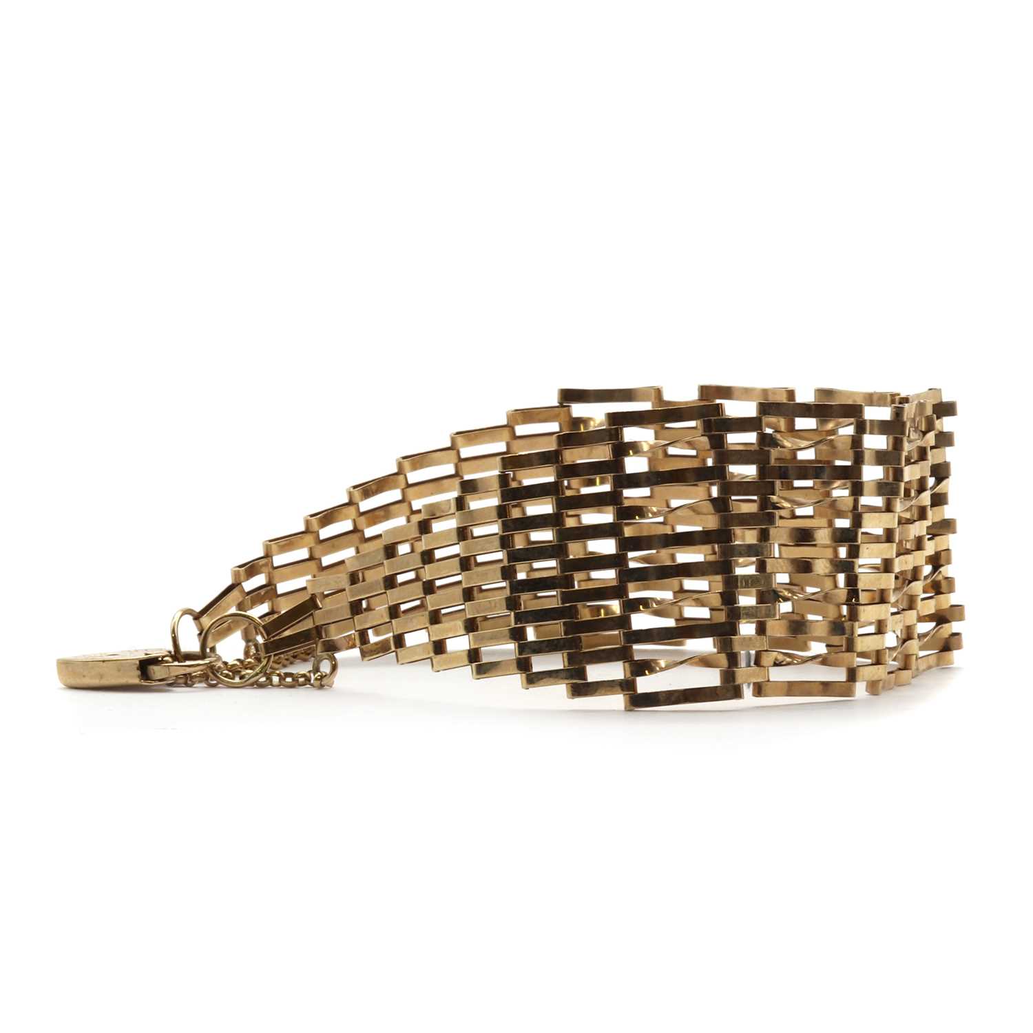 Lot 184 - A 9ct gold gate bracelet,