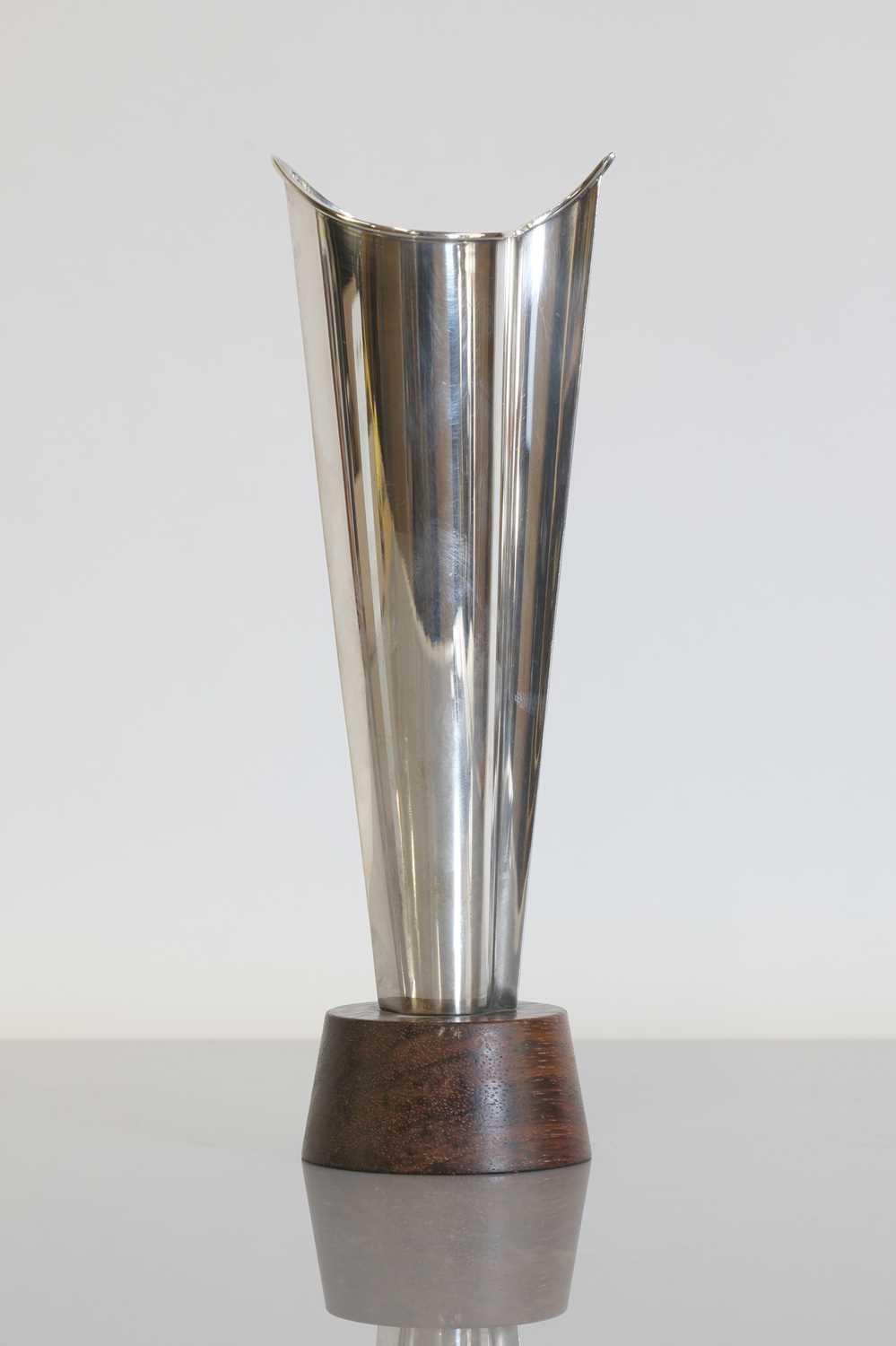 Lot 379 - A Finnish 'Flame' vase,