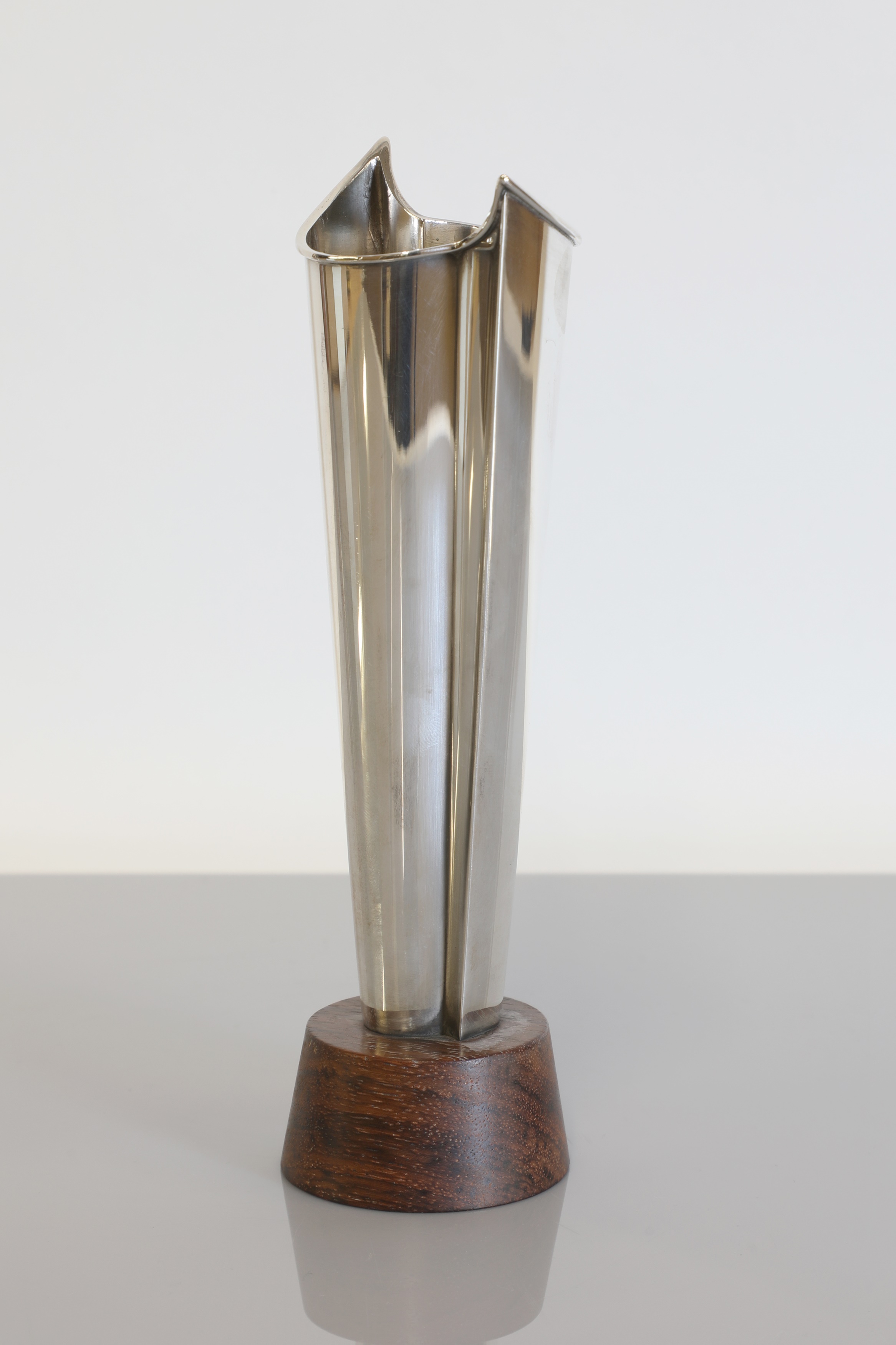 Lot 379 - A Finnish 'Flame' vase,