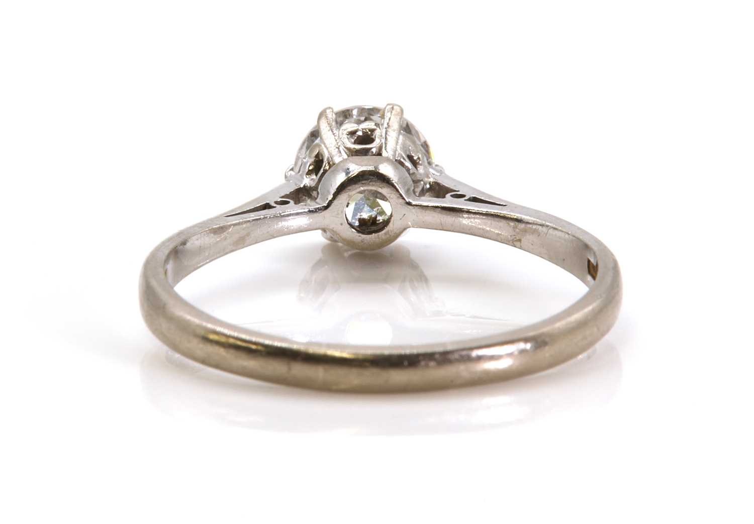 Lot 375 - A 14ct white gold single stone diamond ring,