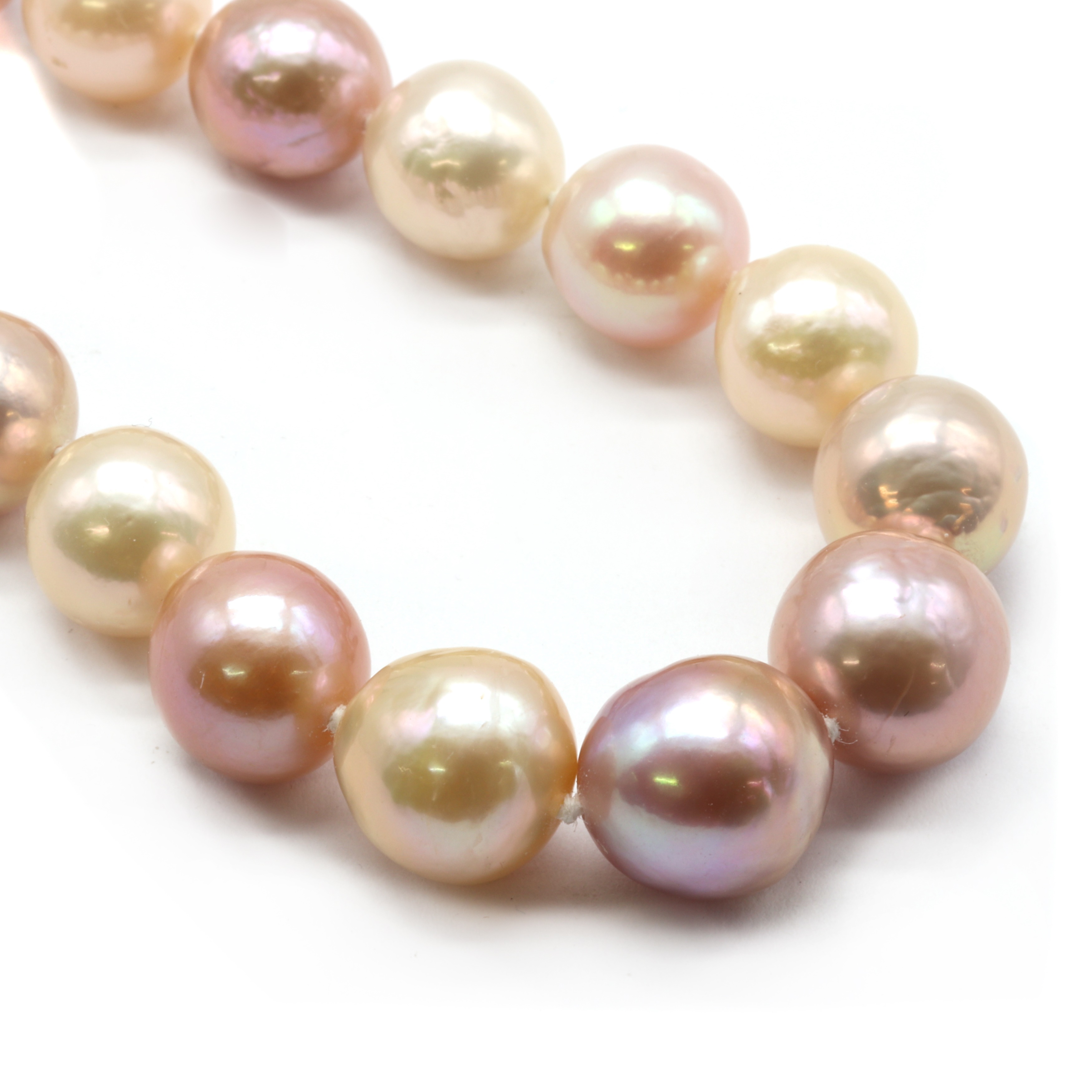 Lot 161 - A single row cultured freshwater pearl