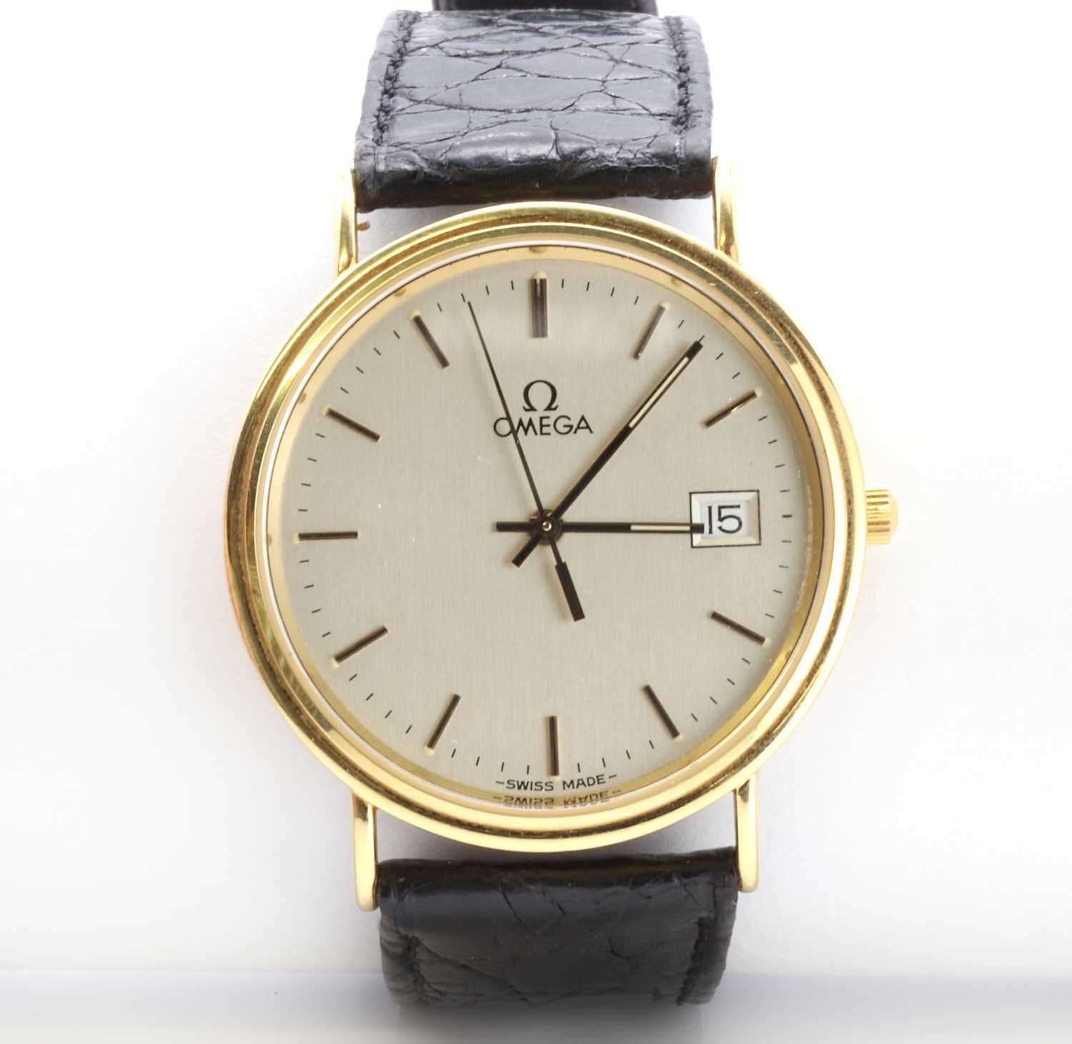 Lot 521 - A gentlemen's 18ct gold Omega quartz strap