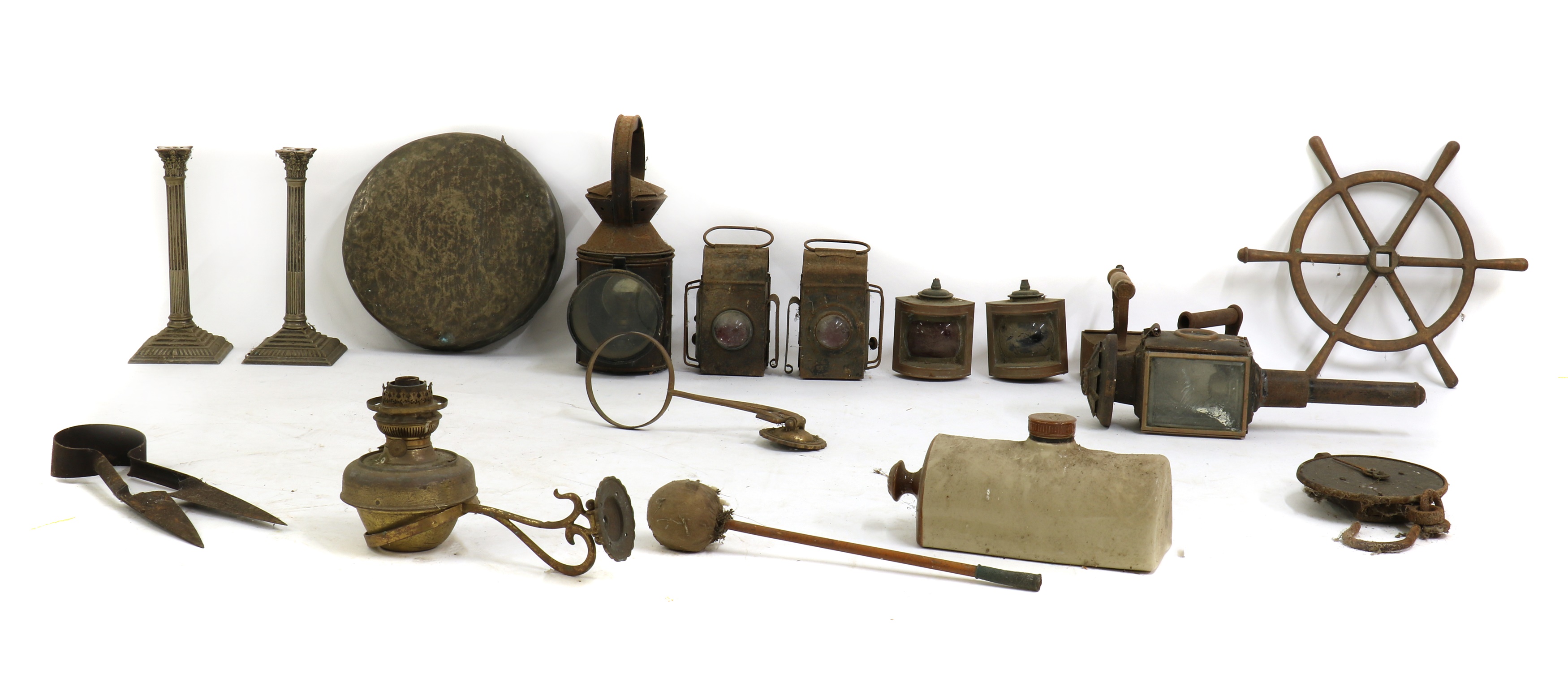 Lot 192 - A large collection of metalware,