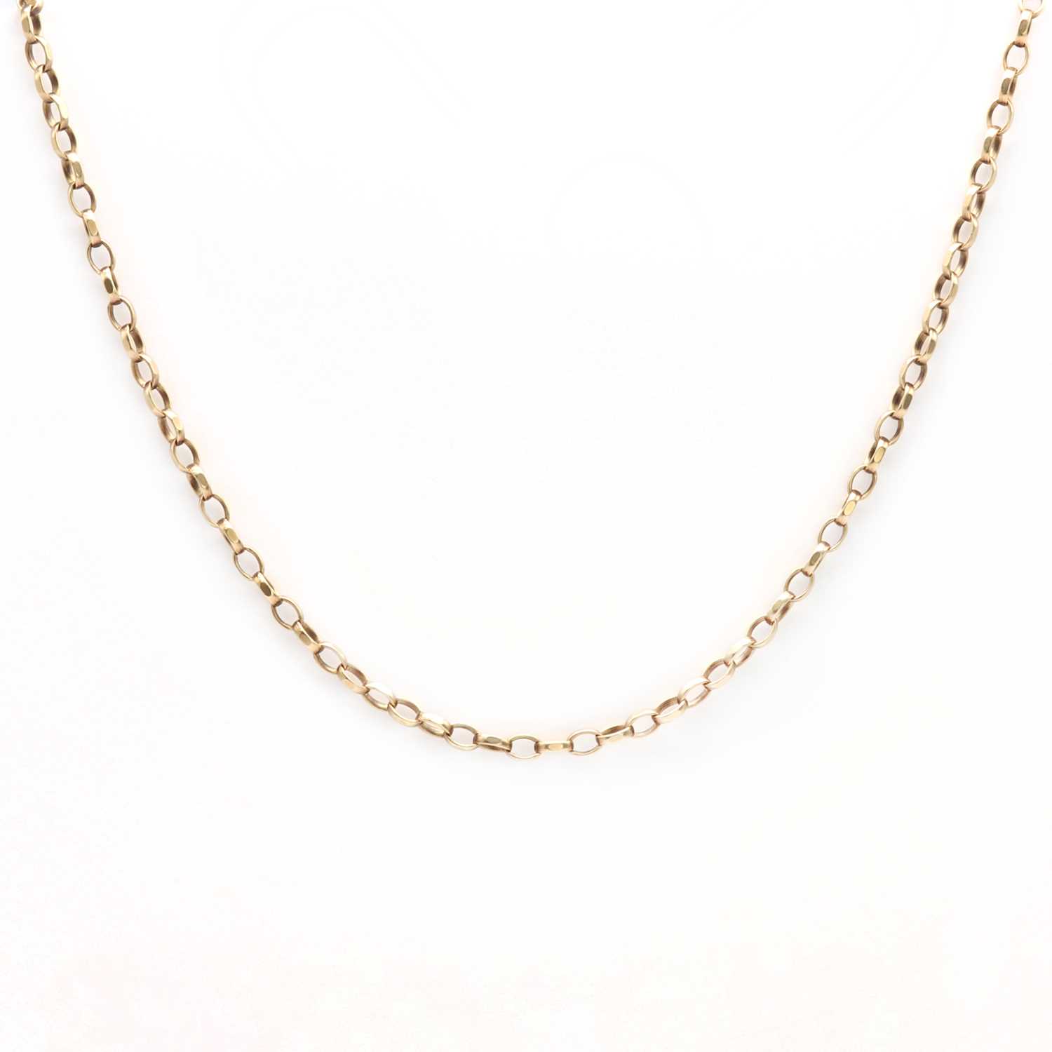 Lot 179 - A 9ct gold belcher link chain,